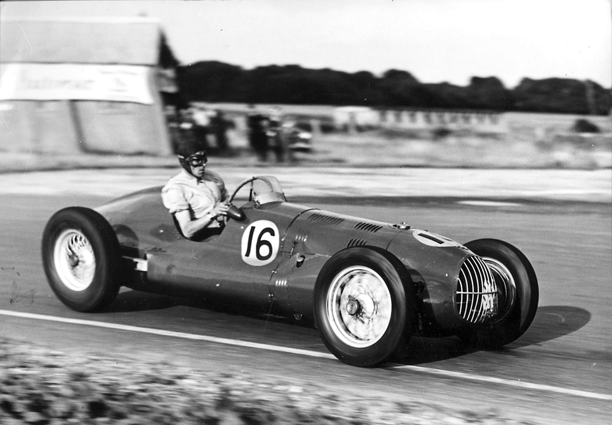 Moss, Hawthorn, Salvadori, Collins, Gonzalez... Goodwood's fastest laps