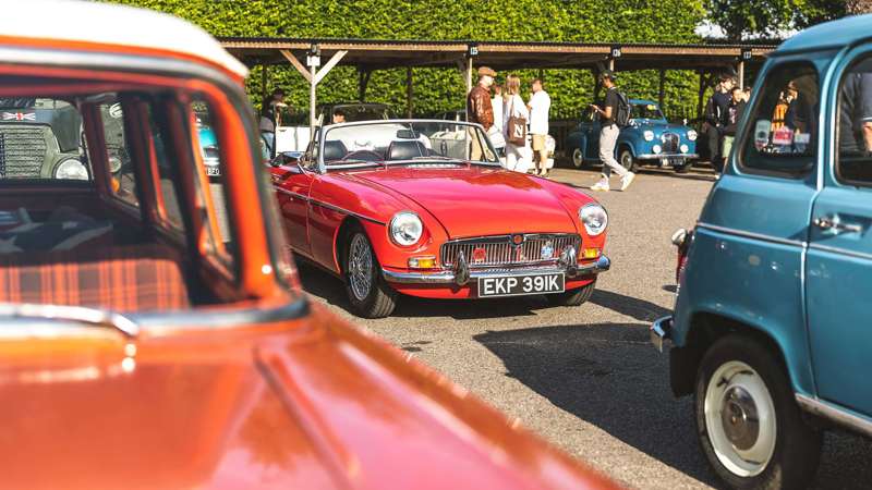 [Gallery] Walking the paddocks of Classic Car Sunday | GRR