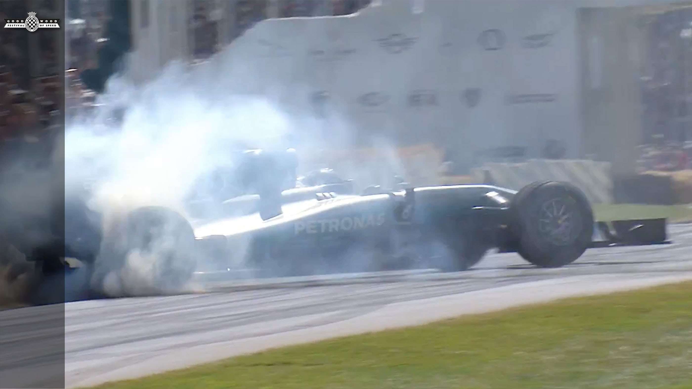 [Video] On board Nico Rosberg's spectacular donutting, dirt-spitting F1 ...