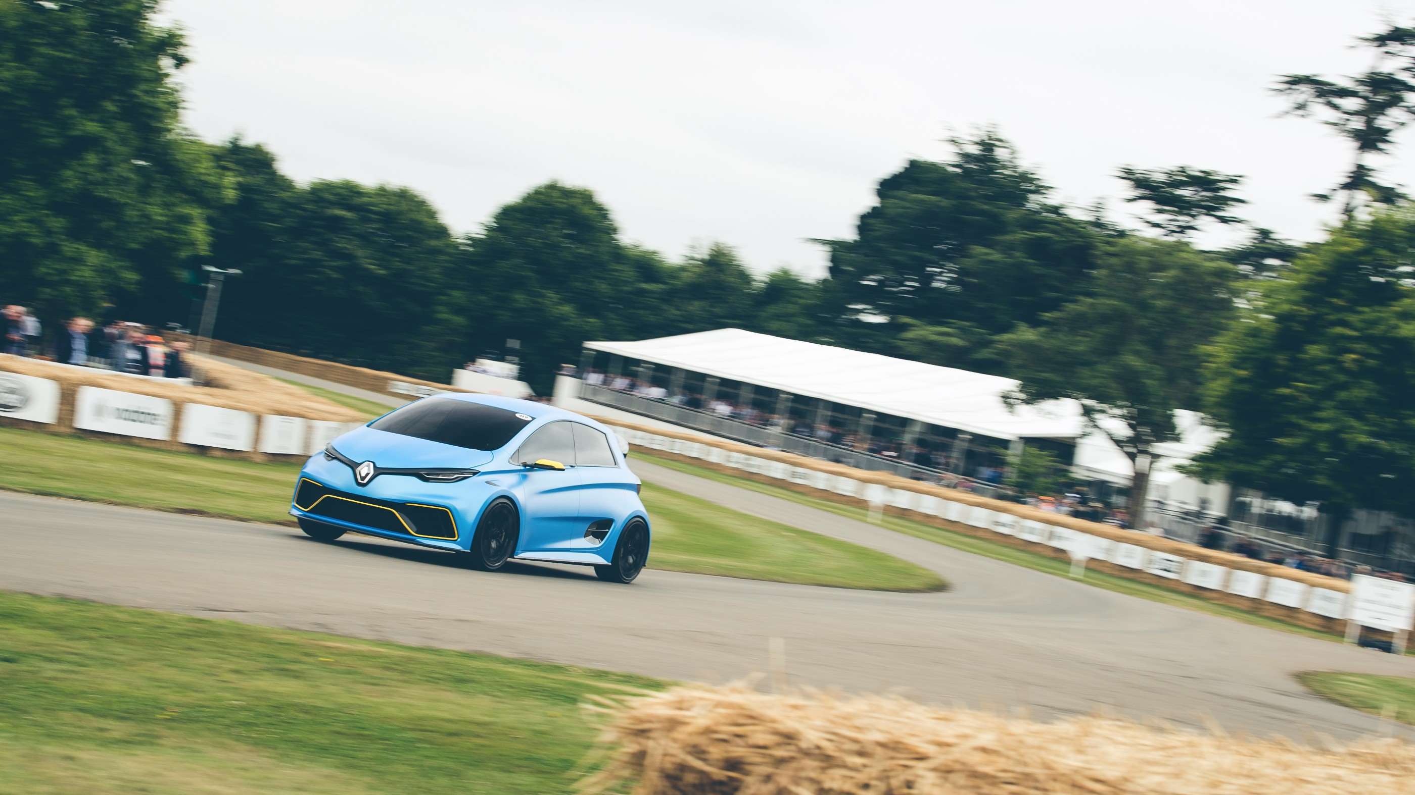Why the ZOE e-Sport is showing us EVs can be cool at FOS