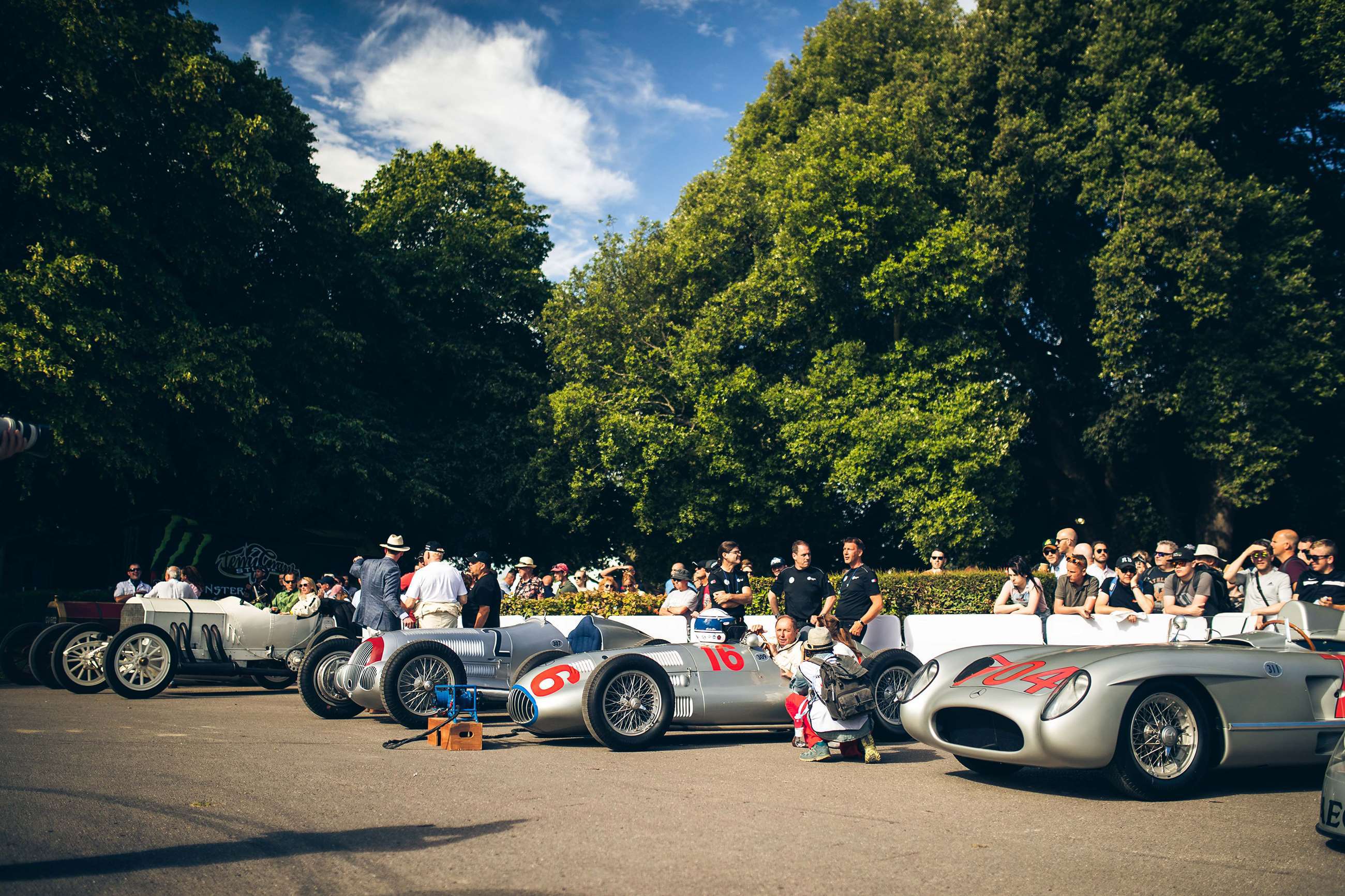 Meet the 44-litre, 3,000bhp Mercedes-Benz T80