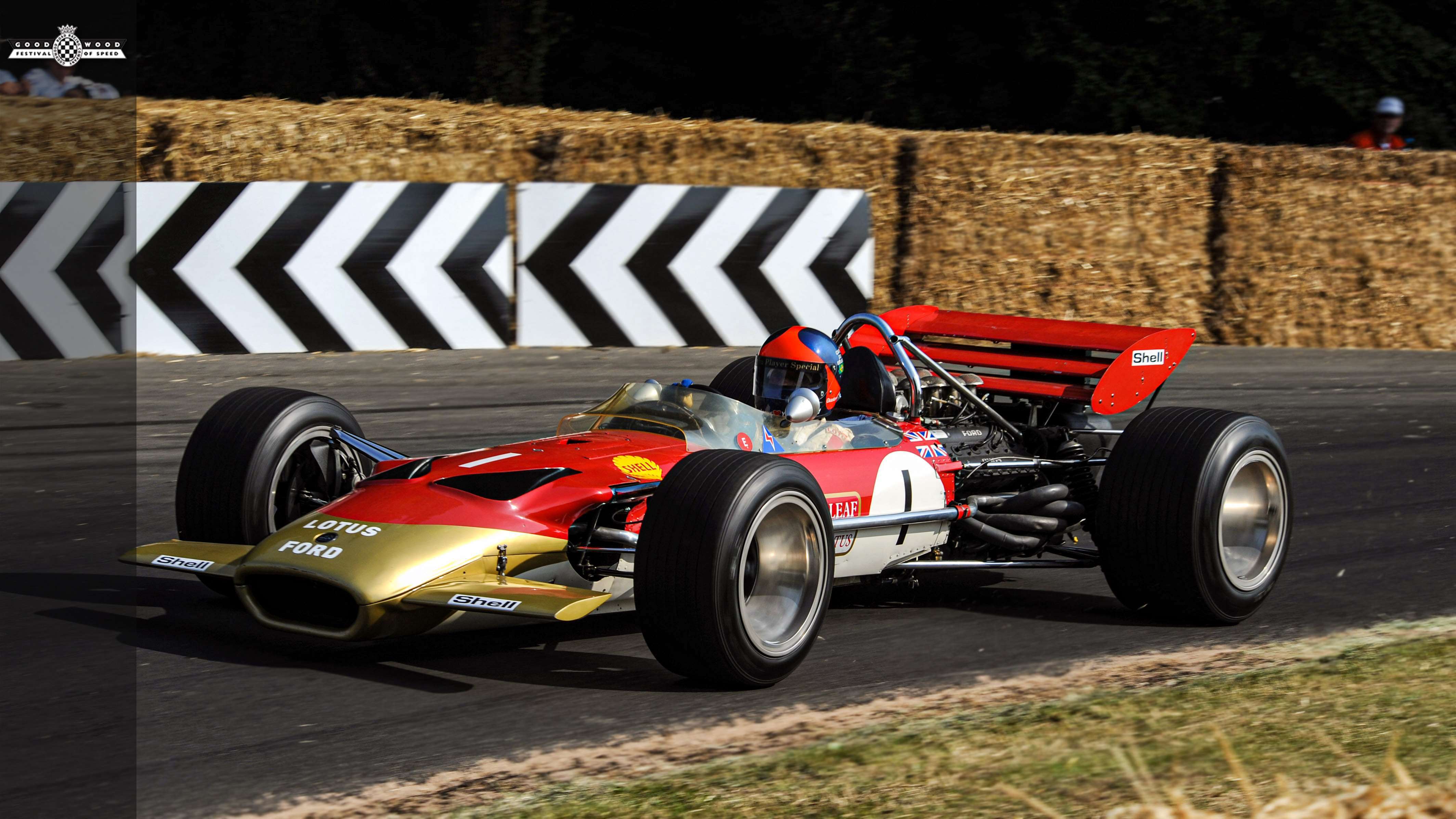 [Video] Emerson Fittipaldi reunited with his legendary Lotus 72