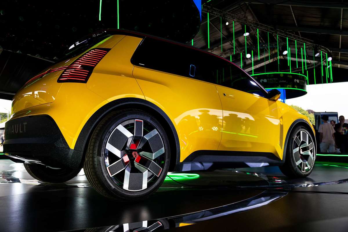 The Renault 5 EV still looks like great fun | GRR
