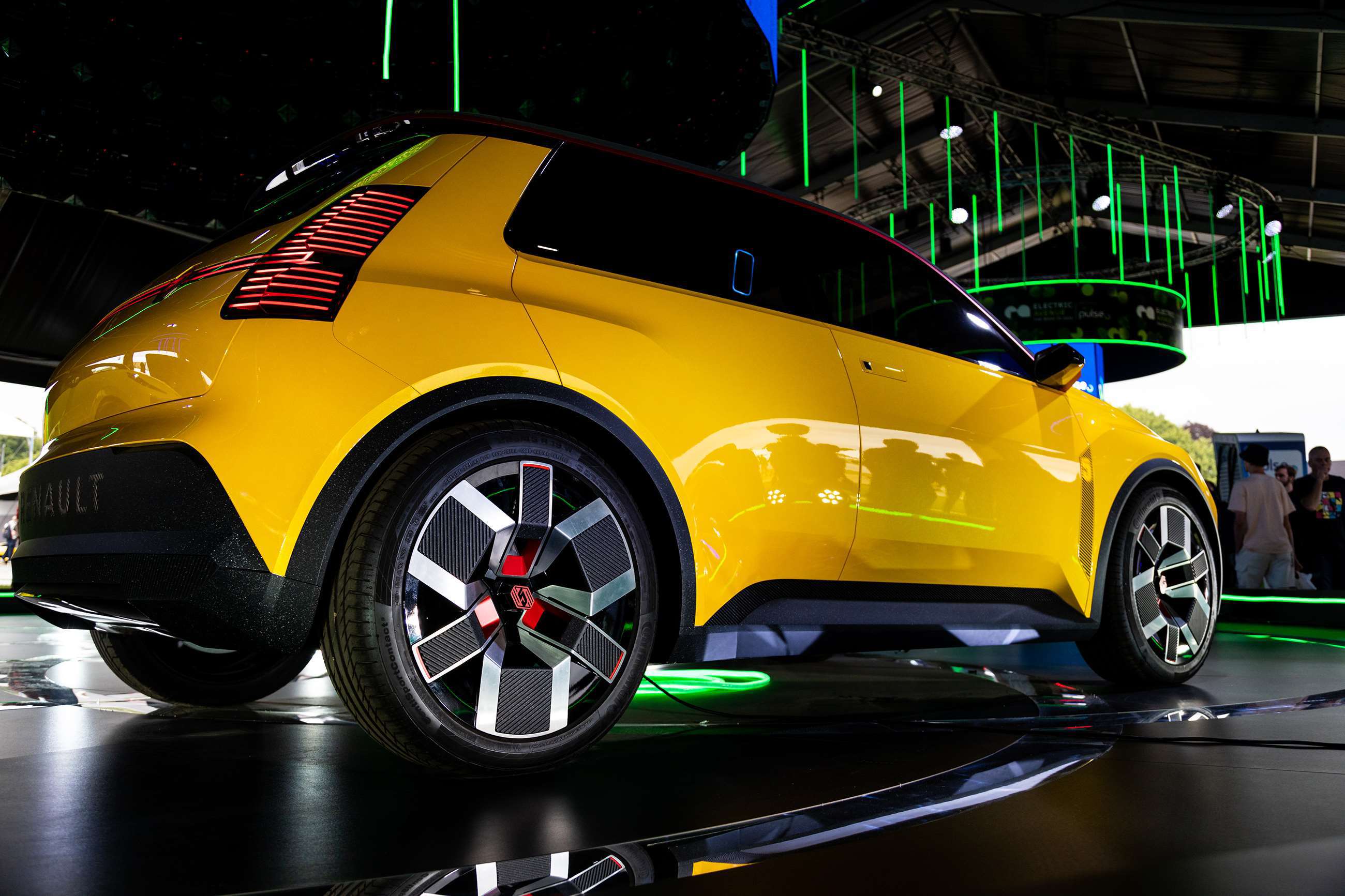 The Renault 5 EV still looks like great fun | GRR