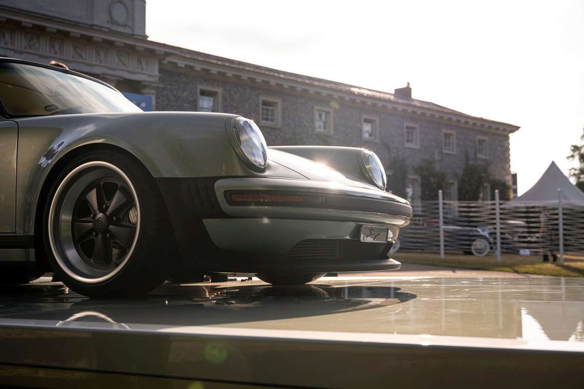 Singer stuns Goodwood with its Turbo Study | GRR