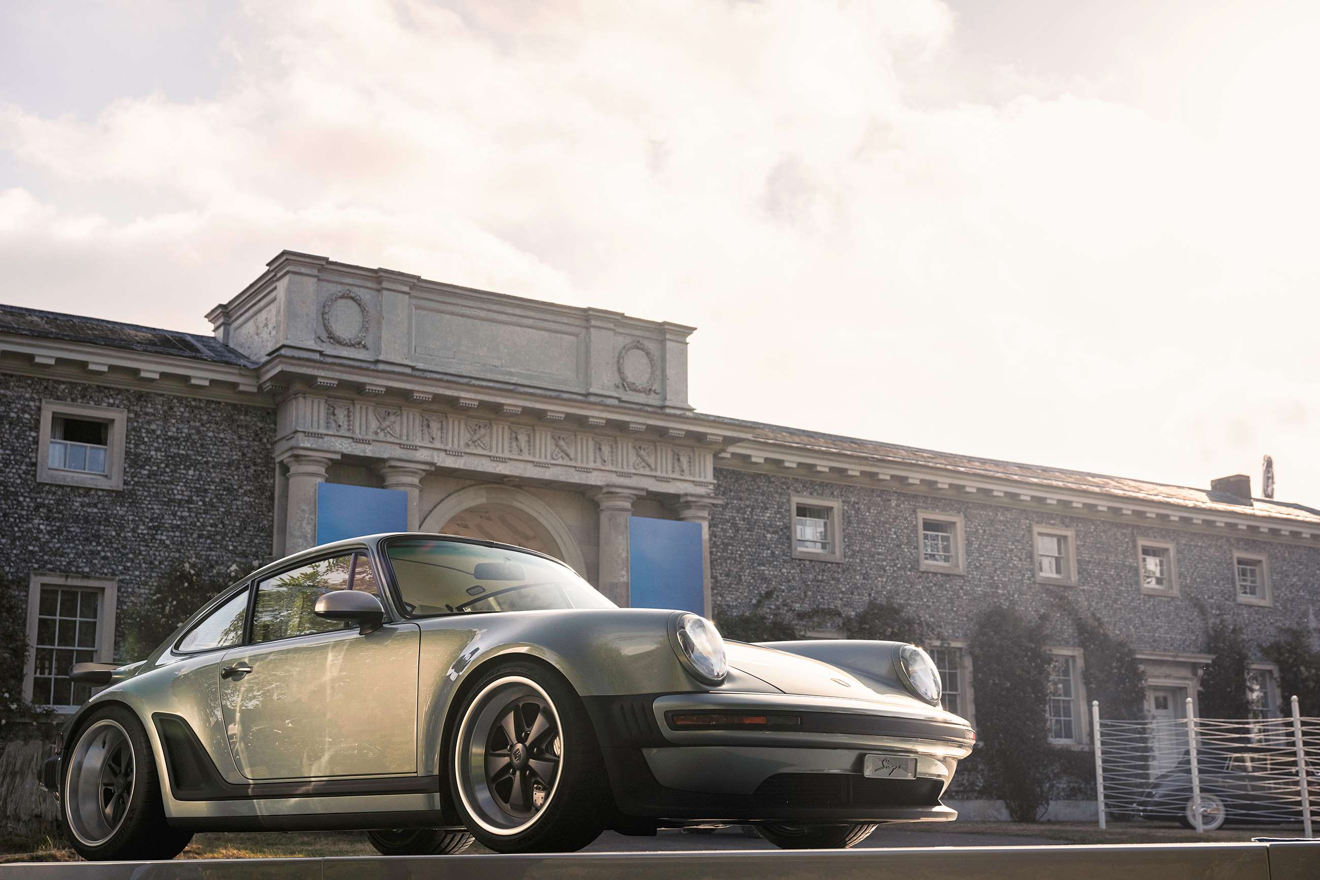 Singer stuns Goodwood with its Turbo Study | GRR