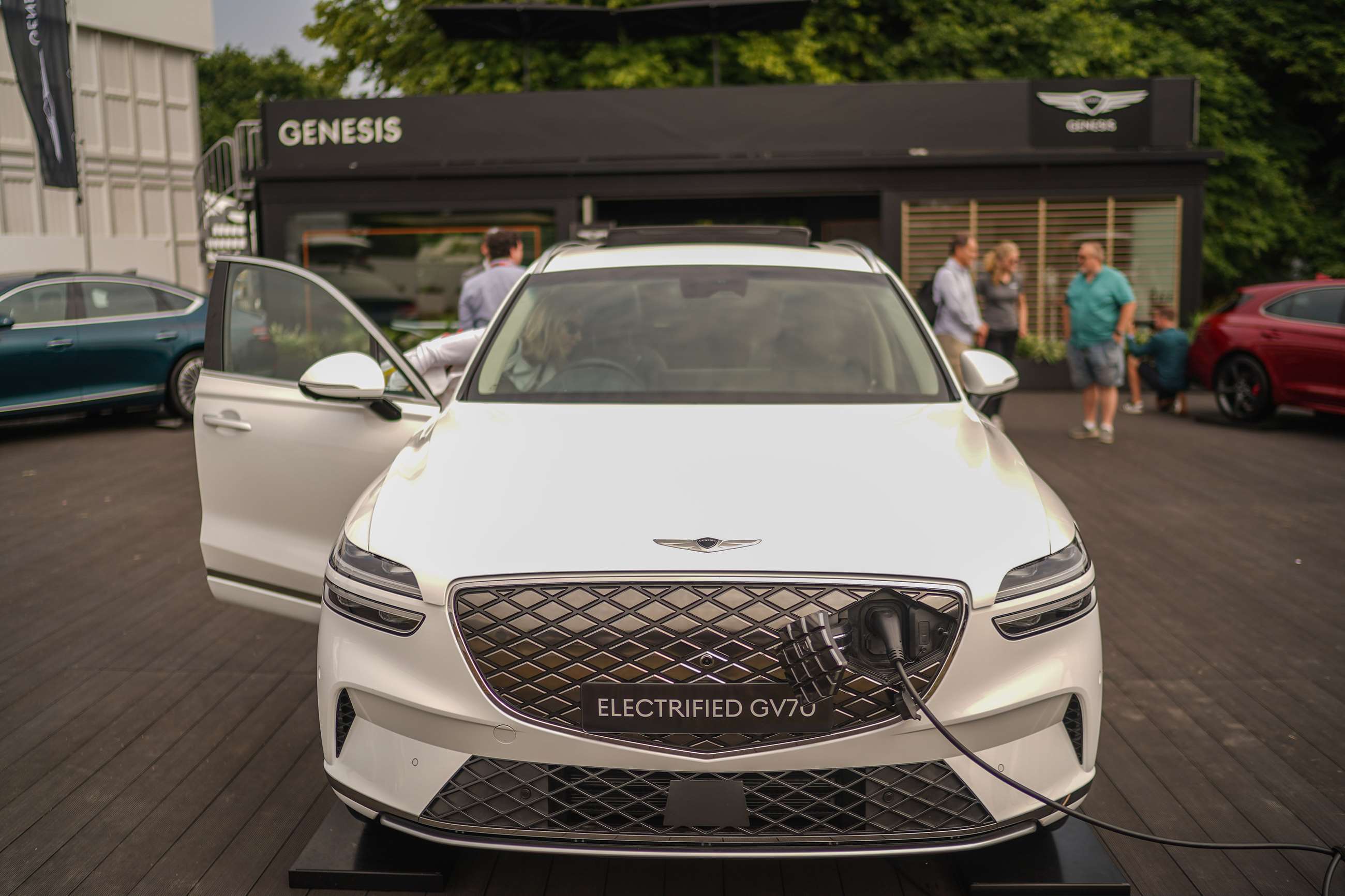 Electric Genesis GV70e unveiled at FOS | GRR