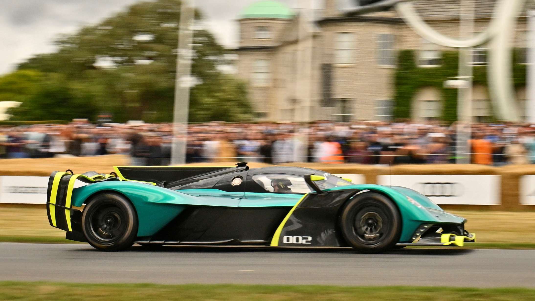 [Video] Aston Martin Valkyrie AMR Pro made its debut at the 2023 ...