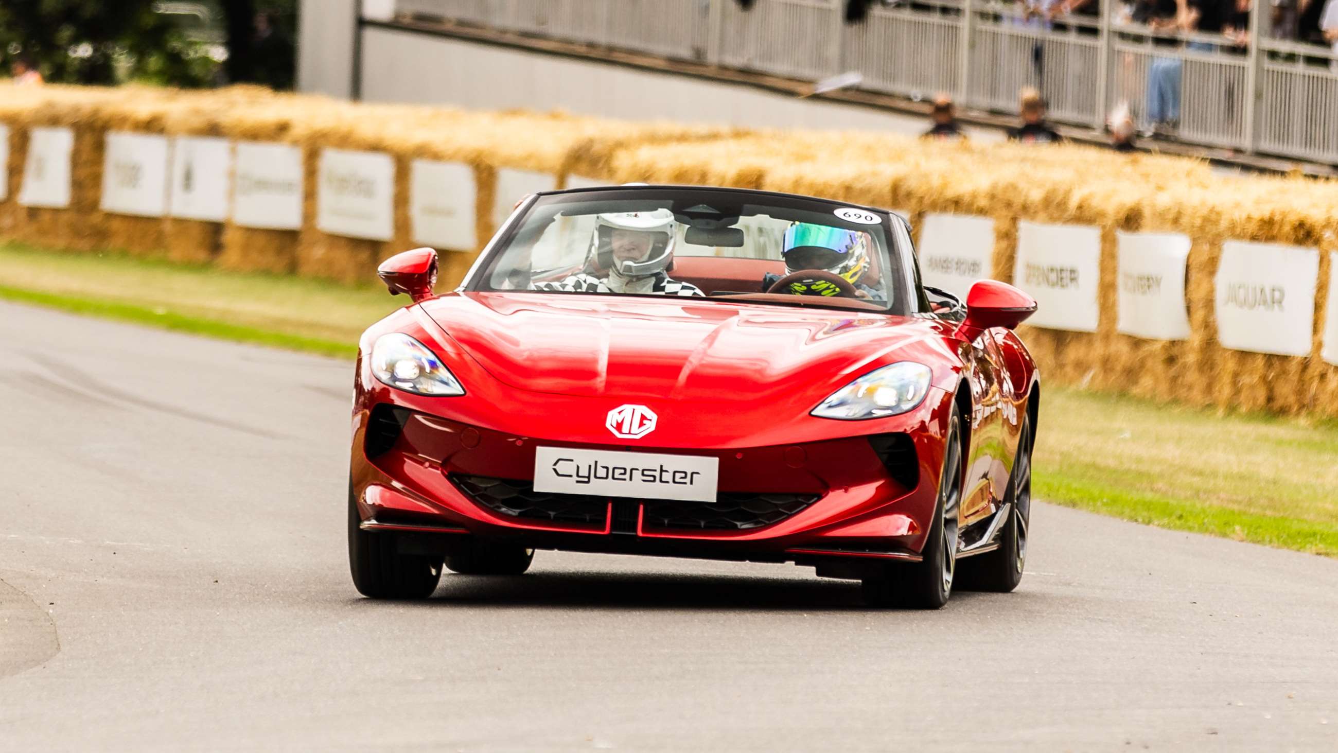 [Video] MG Cyberster debuts at the 2023 Festival of Speed | GRR