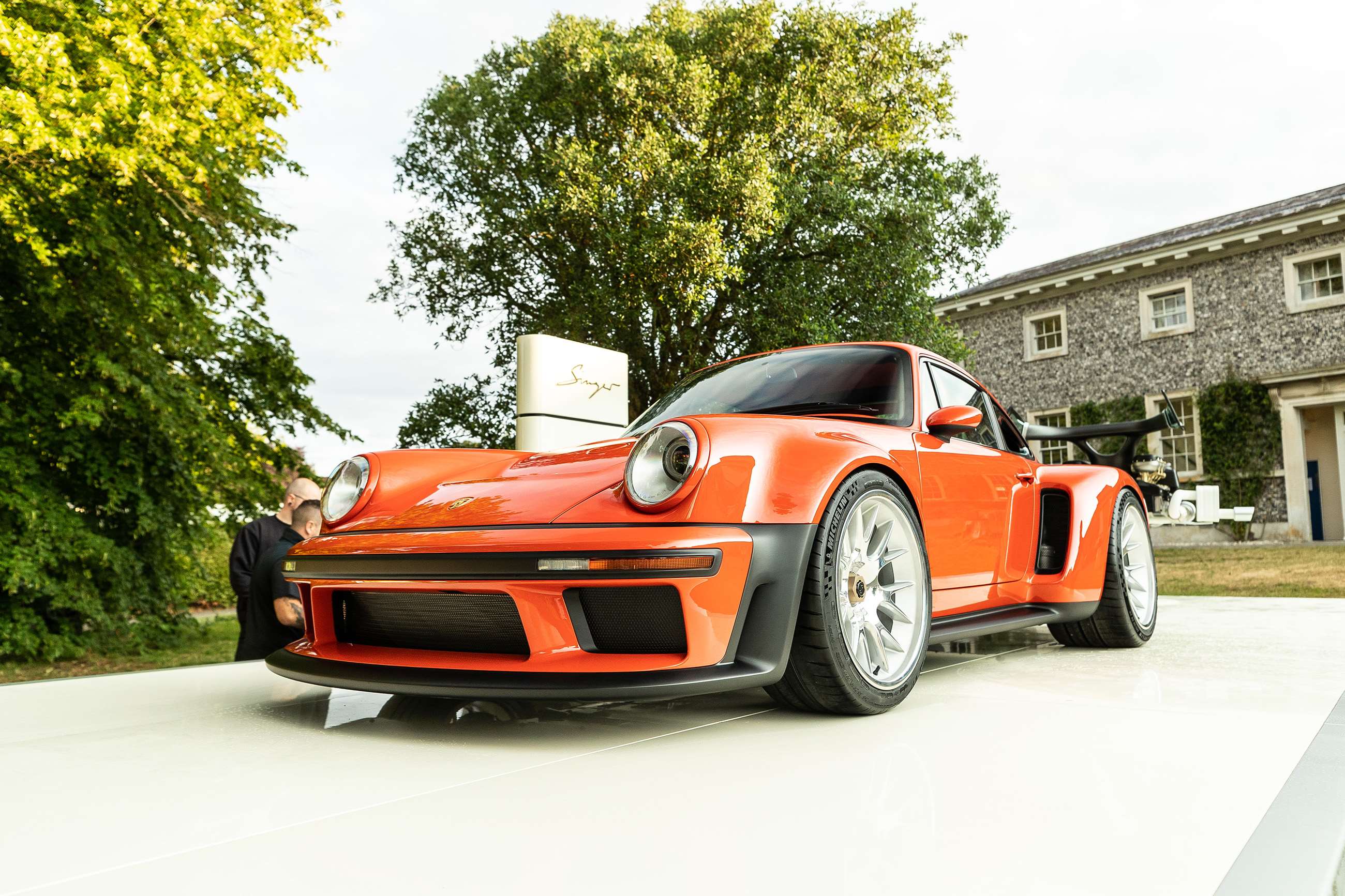 [Video] Porsche 911 Reimagined by Singer DLS Turbo Project at the 2023 ...