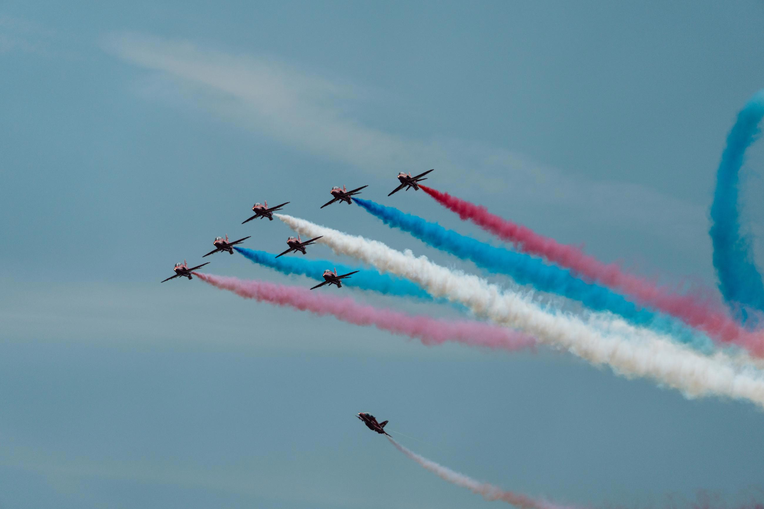 Red Arrows roar above Festival of Speed | GRR
