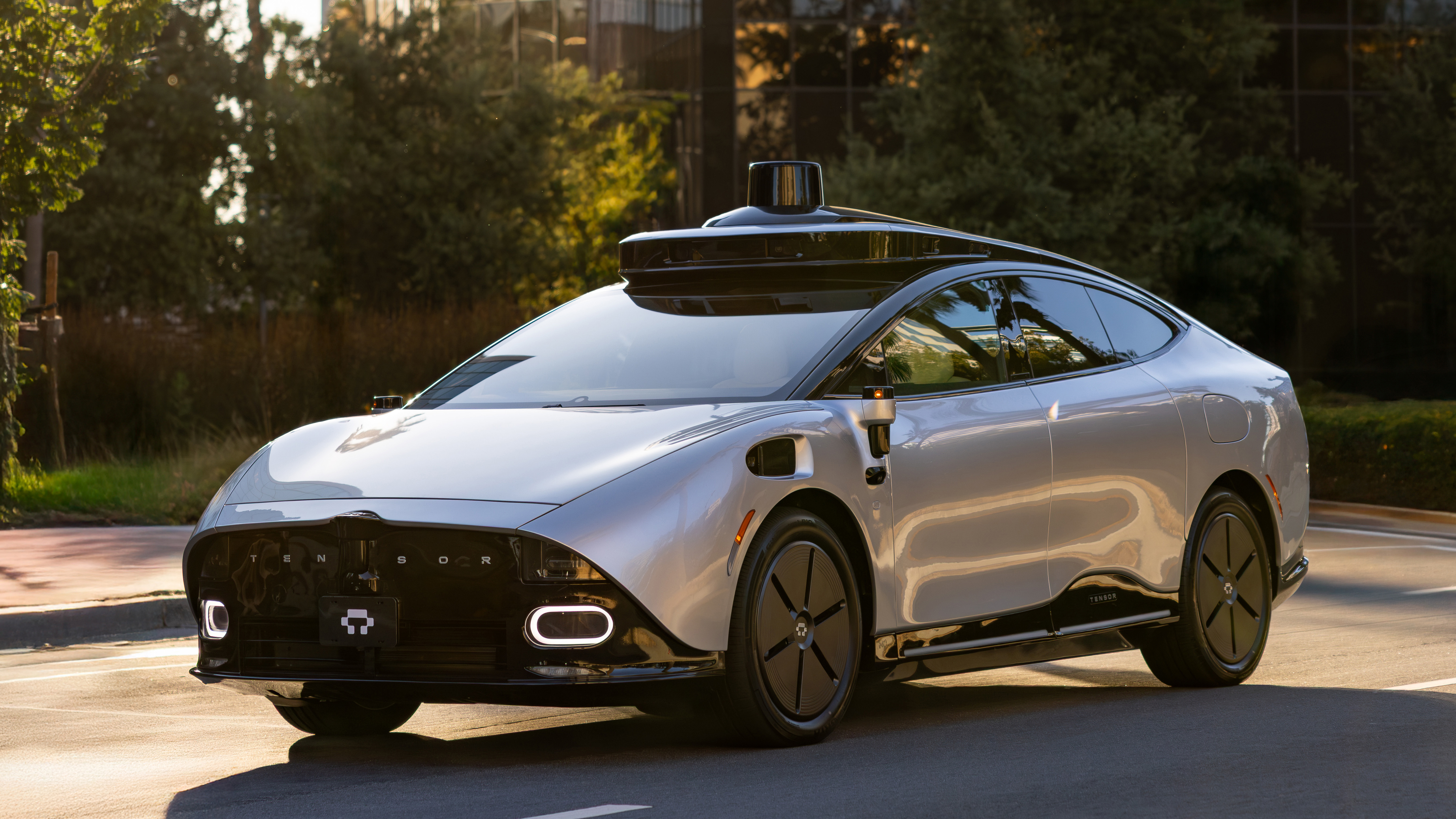 World's first folding steering wheel revealed | GRR