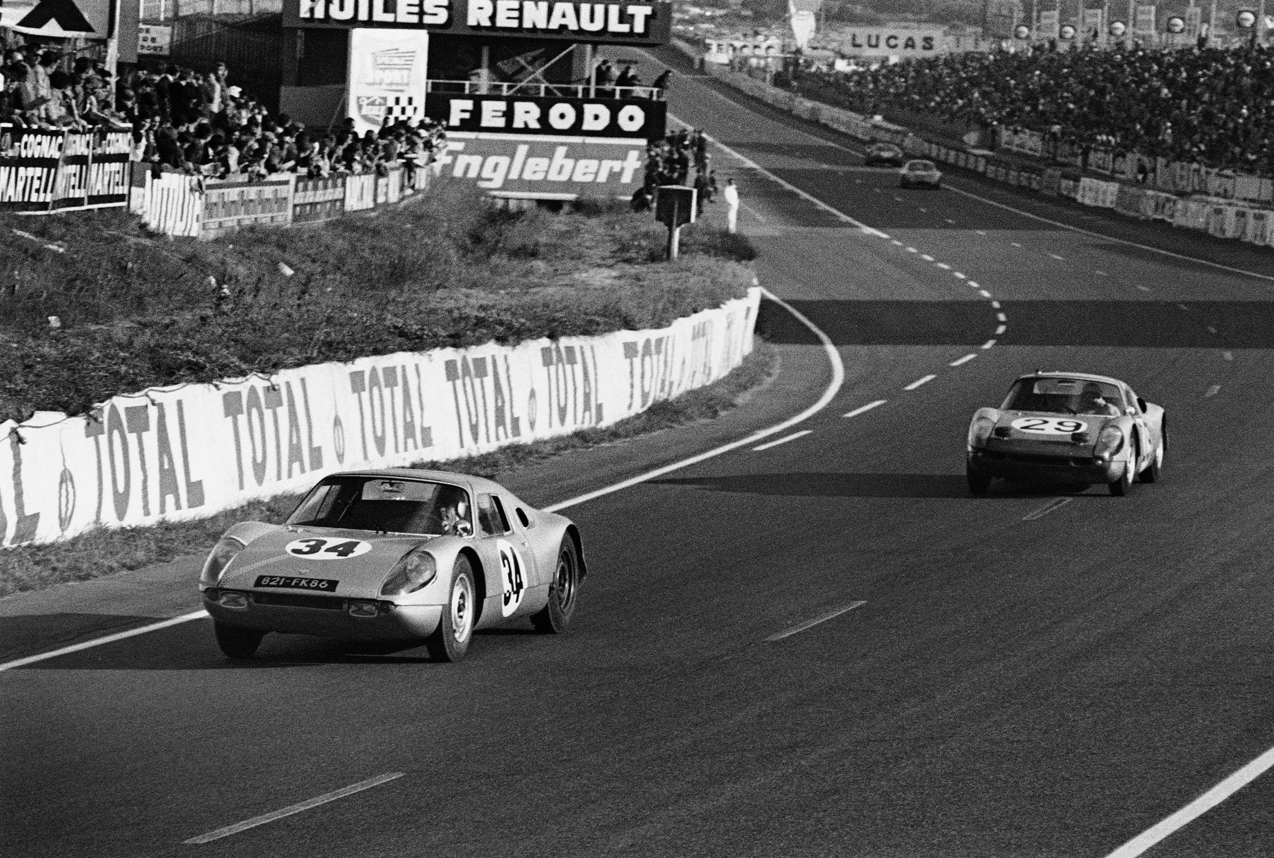 Ronnie Hoare Trophy to celebrate Maranello Concessionaires squad leader