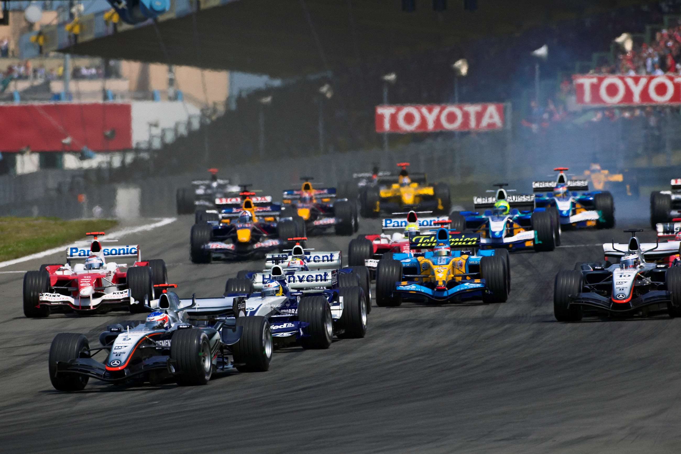 Screaming V10 F1 cars to sing in 79MM demo | GRR