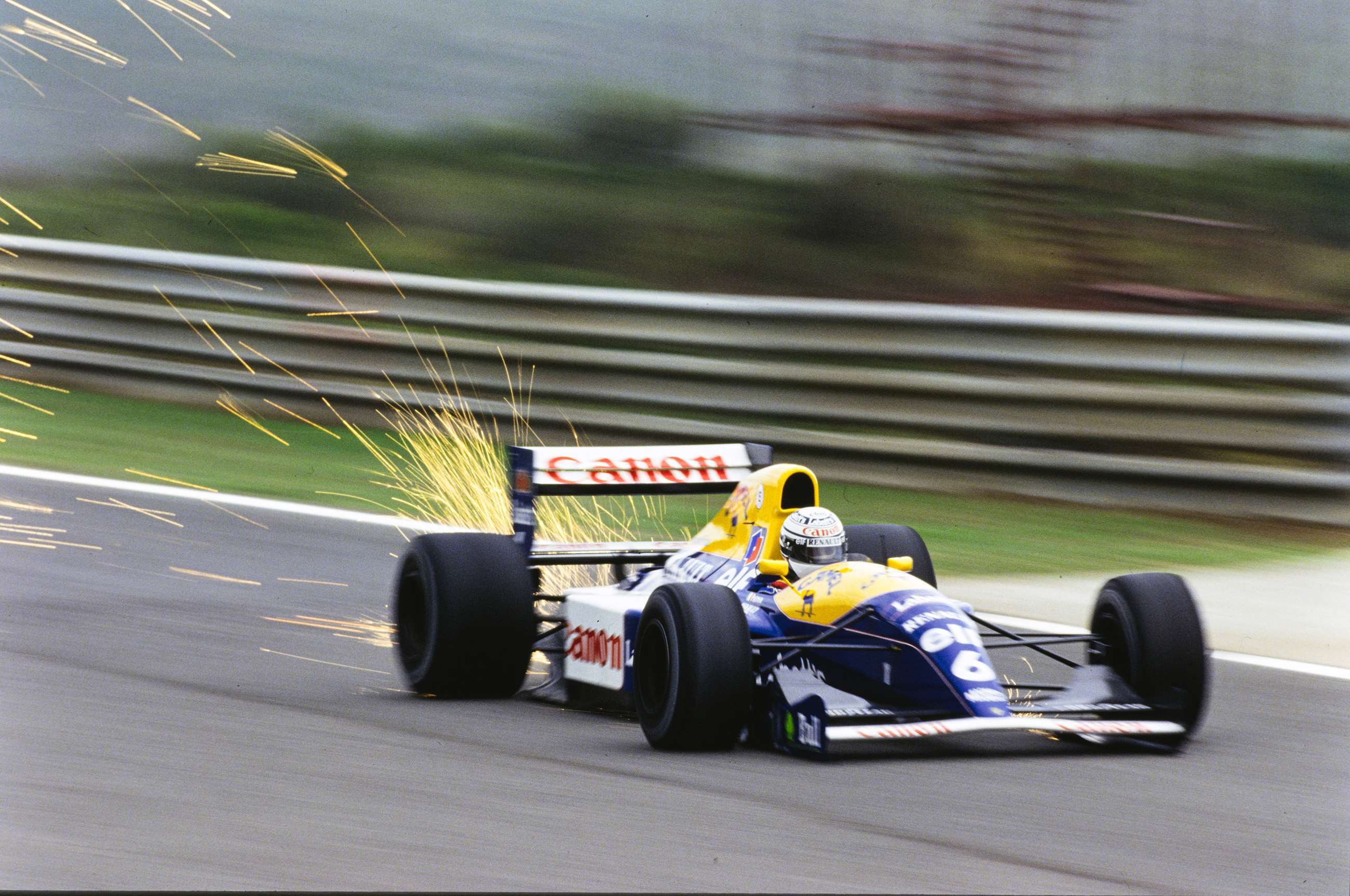 Screaming V10 F1 cars to sing in 79MM demo | GRR
