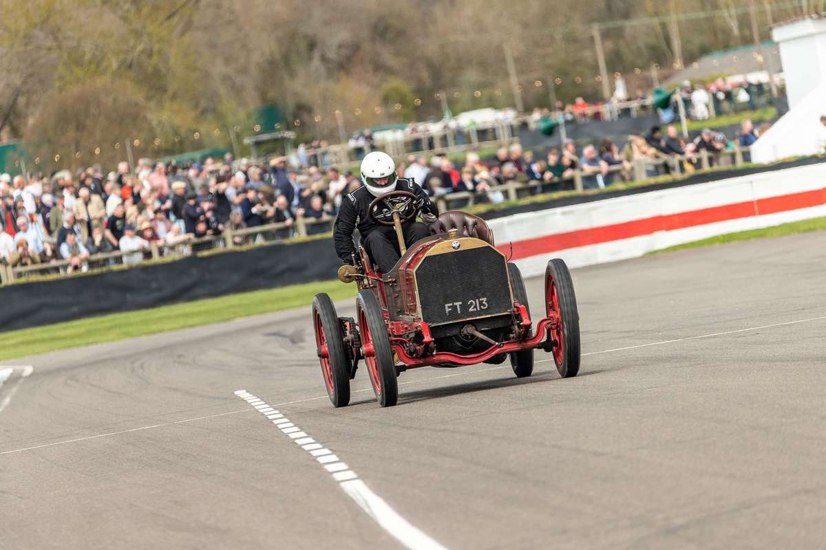 Edwardian machines go head to head at Members' Meeting | GRR