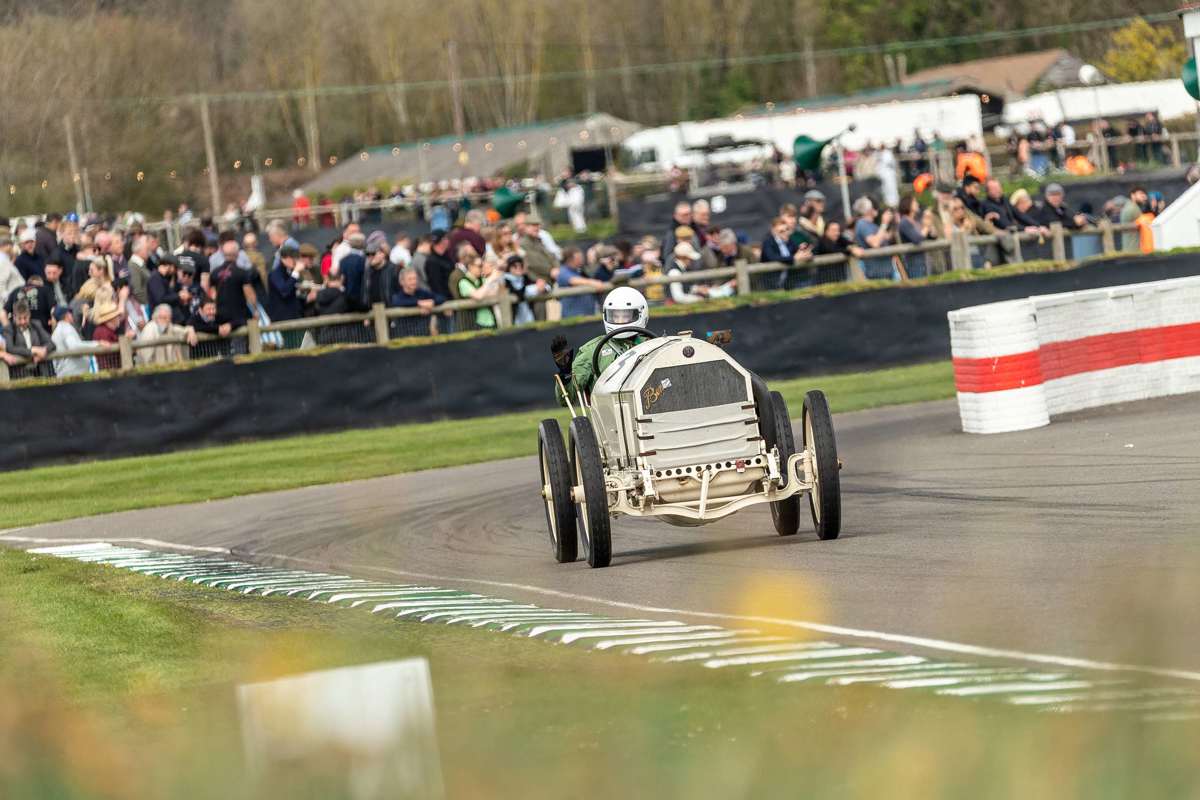 Edwardian machines go head to head at Members' Meeting | GRR