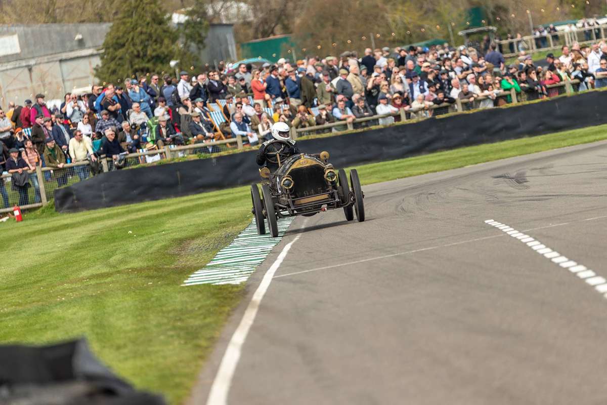 Edwardian machines go head to head at Members' Meeting | GRR