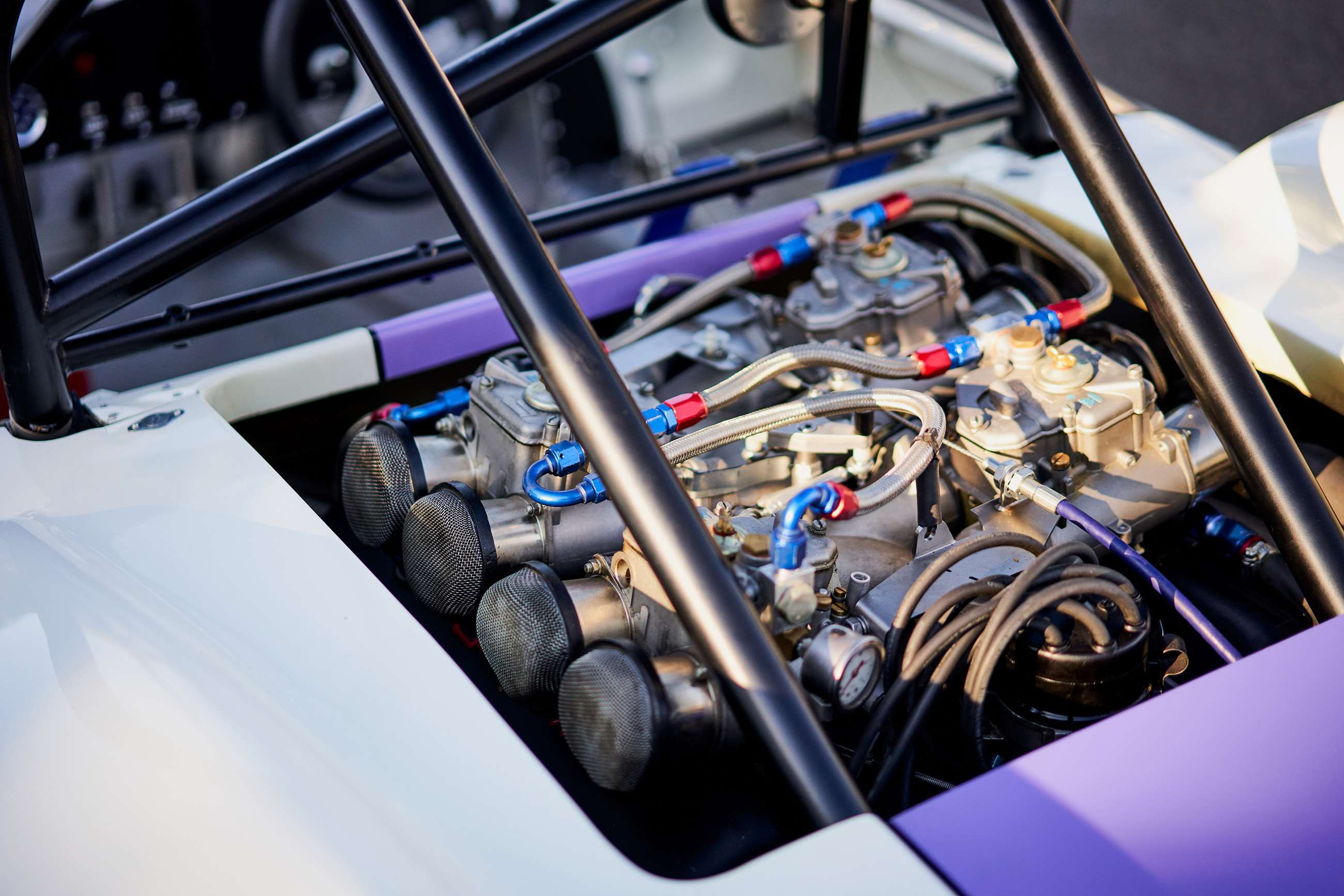 This McLaren M1A is a 551kg V8 rocket ship