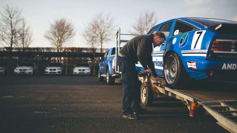 [Gallery] Track testing a Group A Rover SD1 – behind the scenes