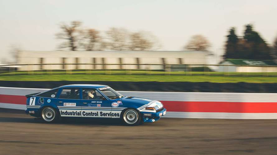 [Gallery] Track testing a Group A Rover SD1 – behind the scenes