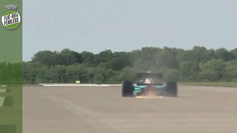 Video: Revving the nuts off an F1 car on an empty runway is a dream job ...