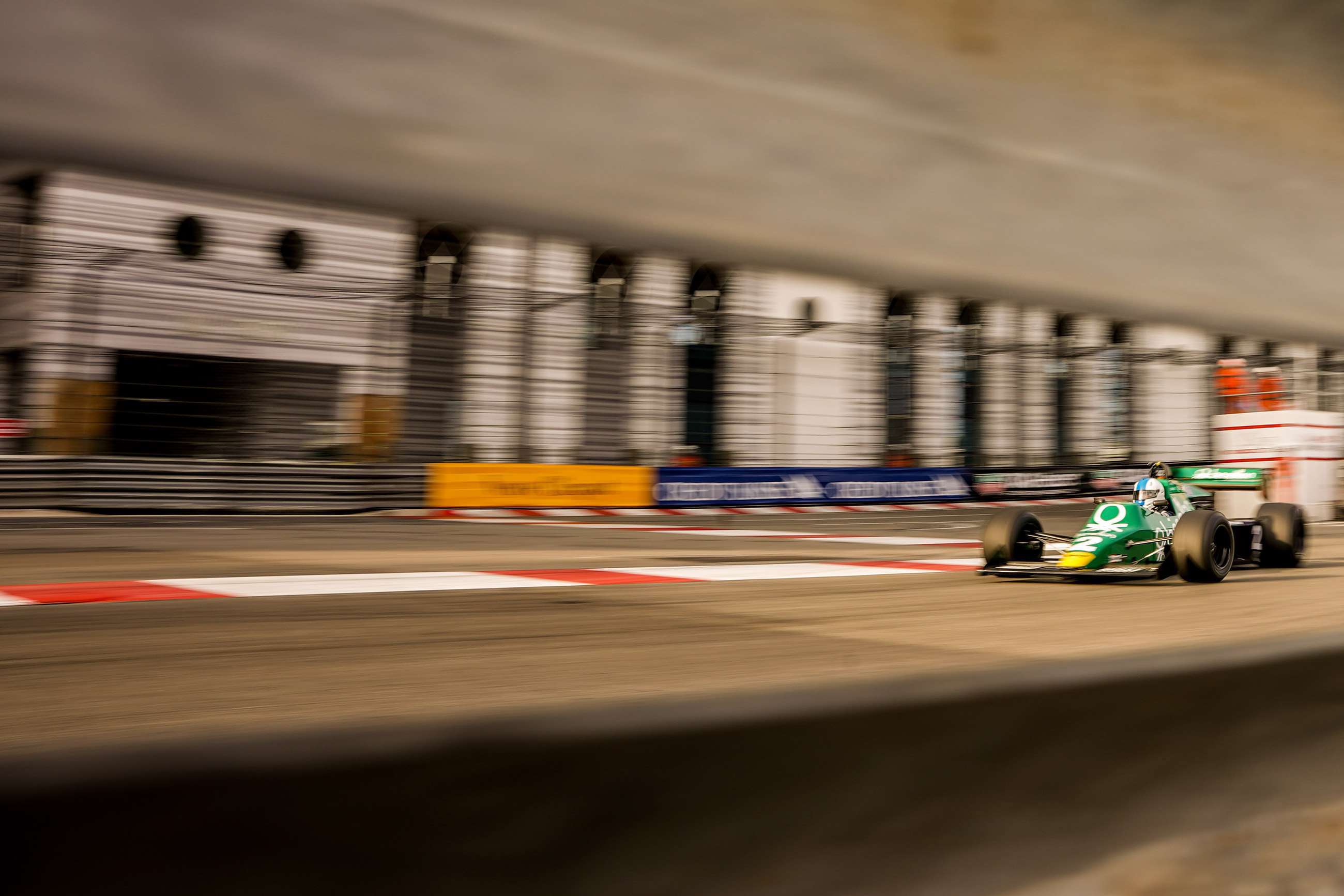 [Gallery] Retro '80s F1 cars battle at Monaco | GRR