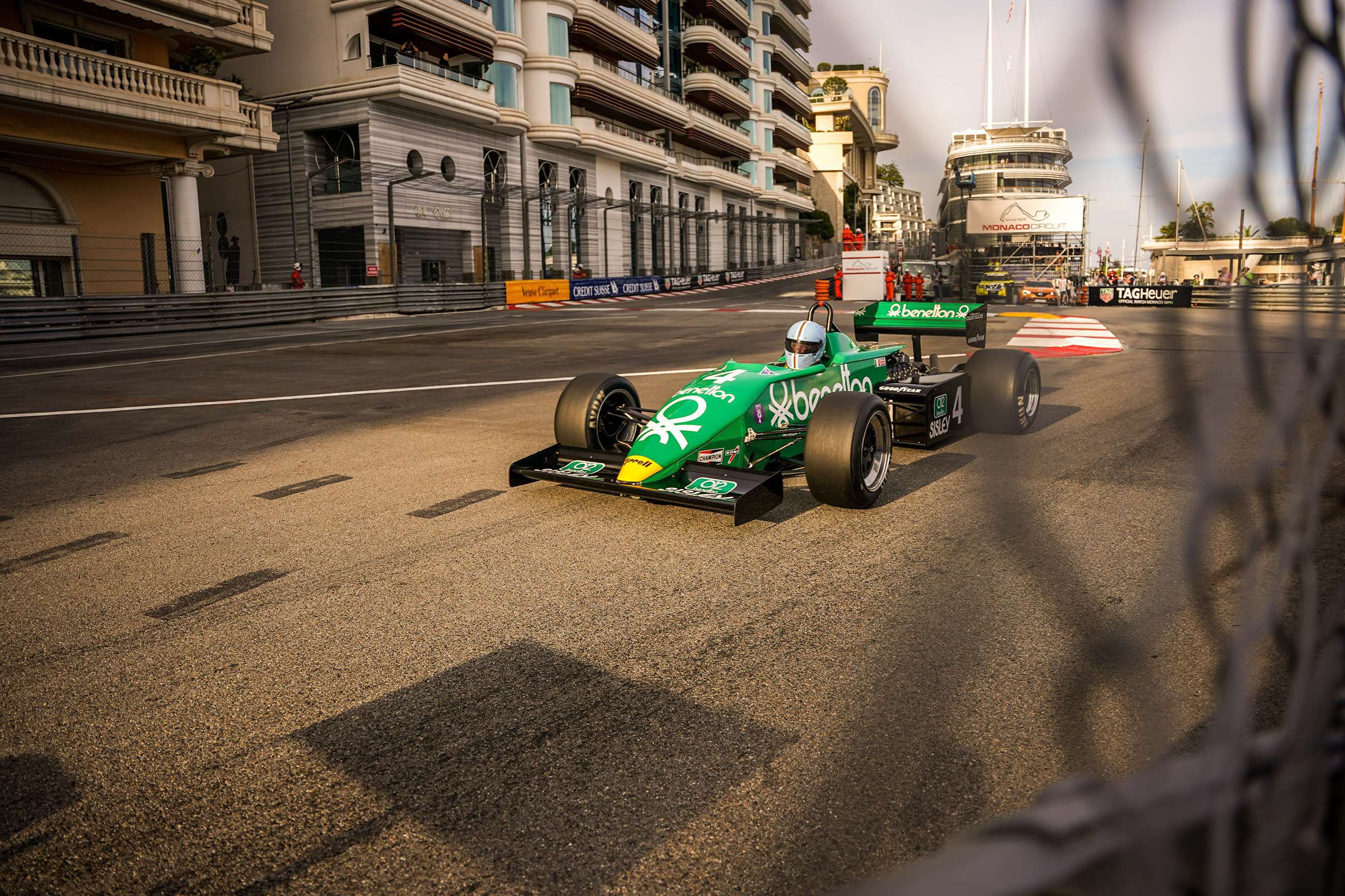 [Gallery] Retro '80s F1 cars battle at Monaco | GRR