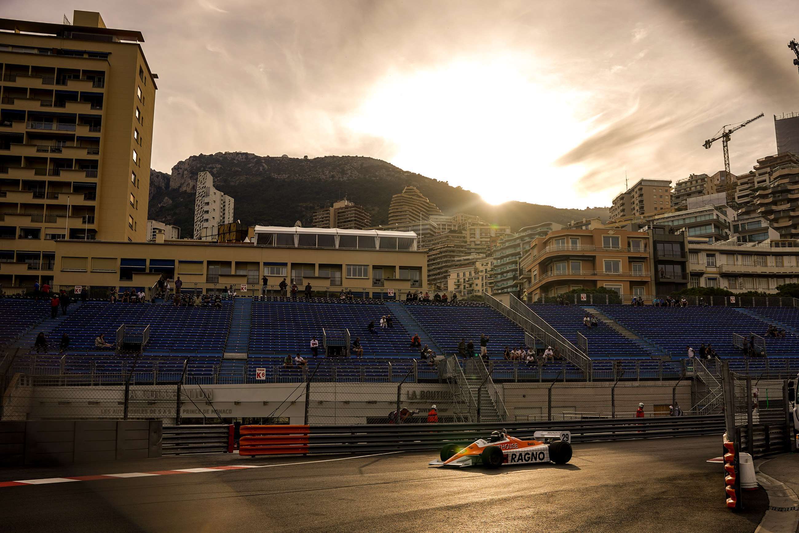[Gallery] Retro '80s F1 cars battle at Monaco | GRR