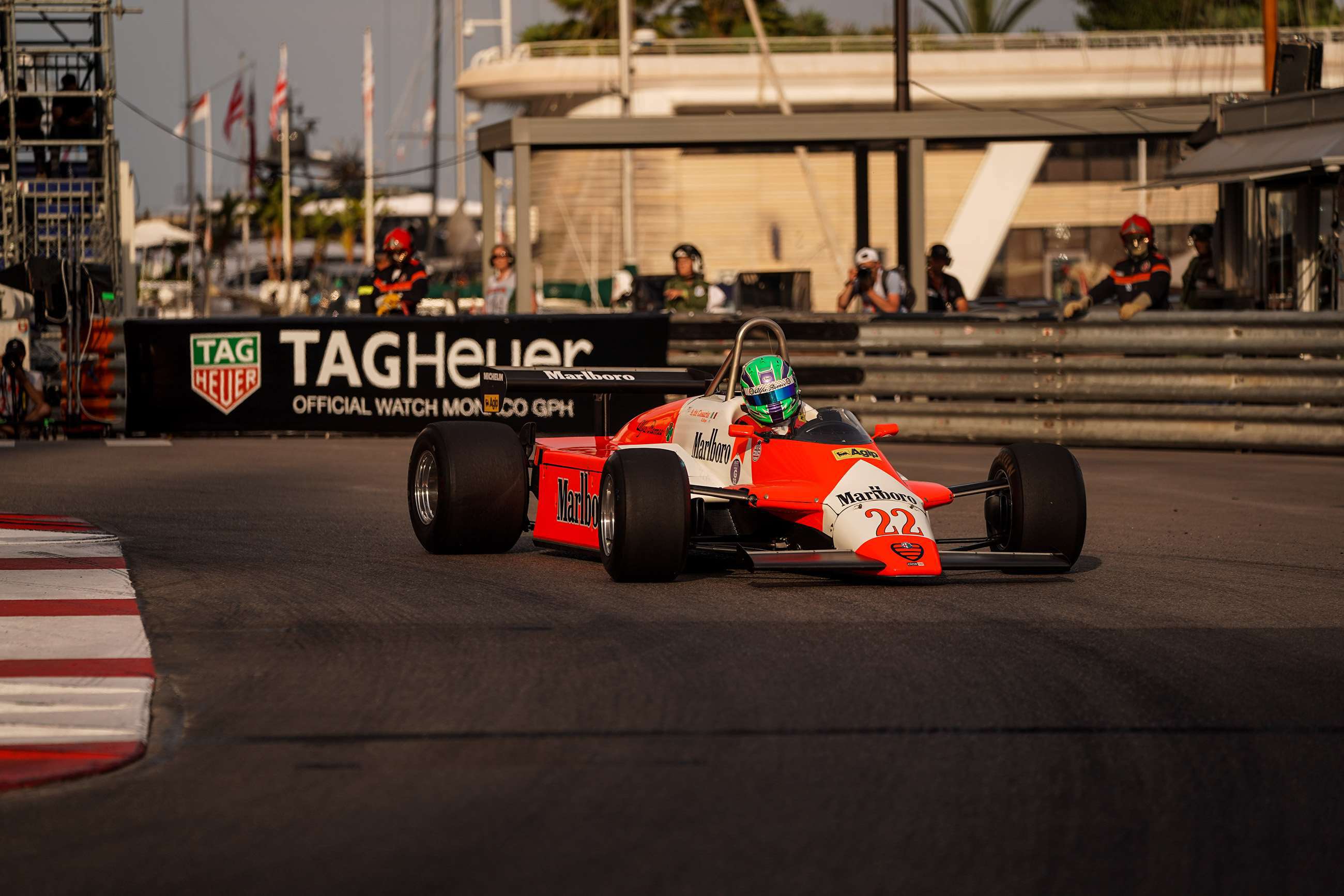 [Gallery] Retro '80s F1 cars battle at Monaco | GRR