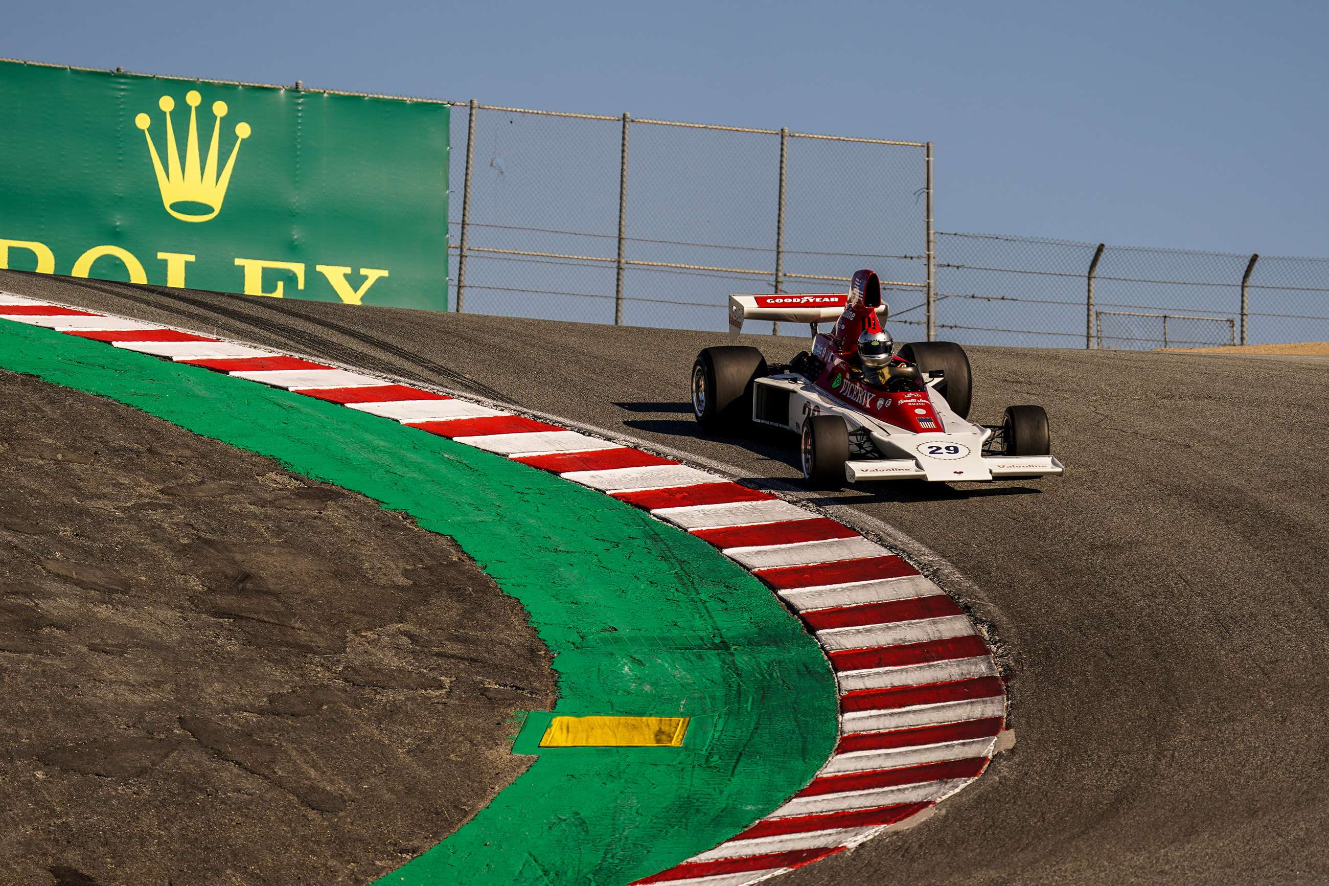 [Gallery] F1 cars flying at Laguna Seca | GRR