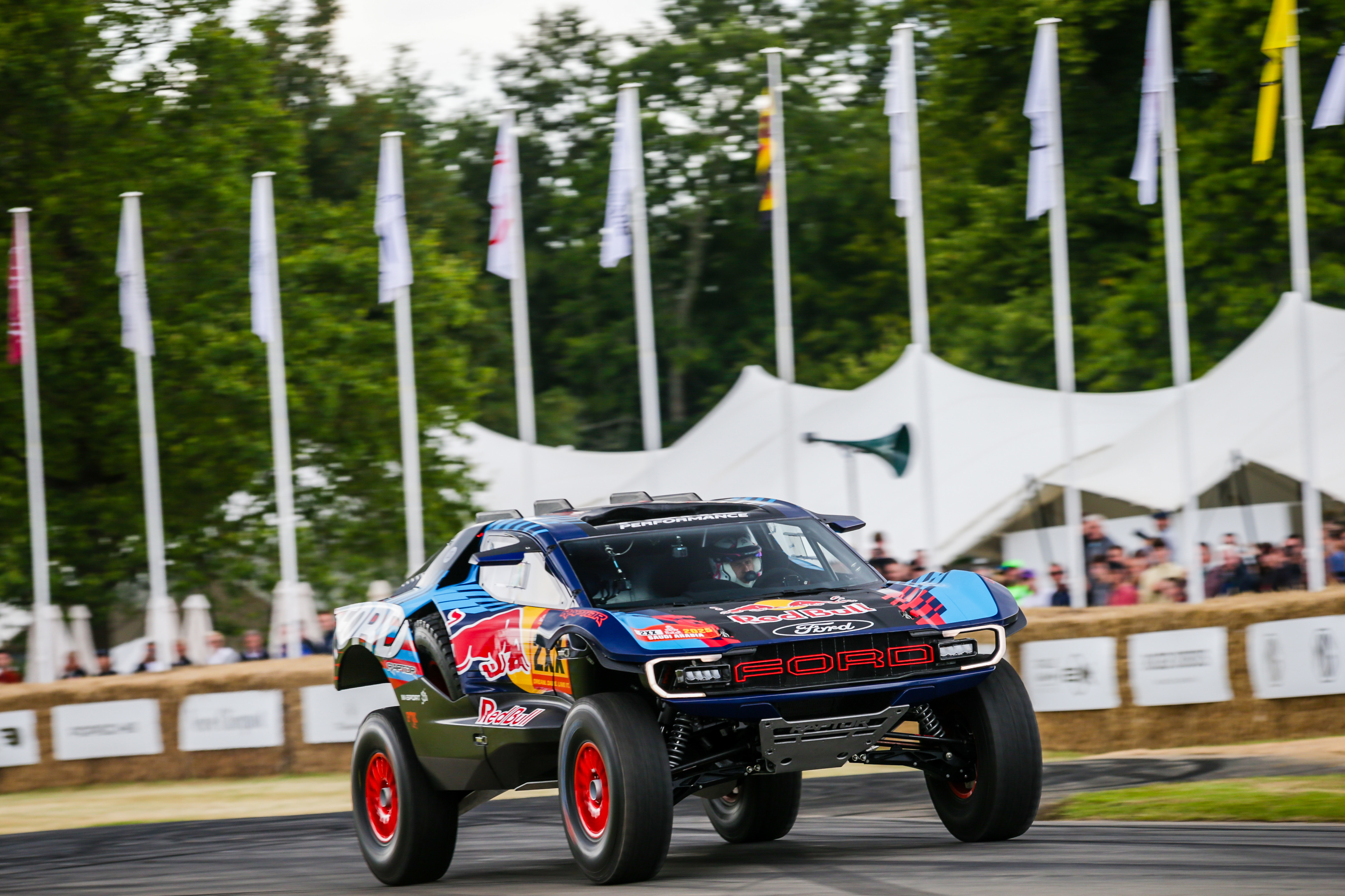 The 9 coolest Dakar cars ever | GRR