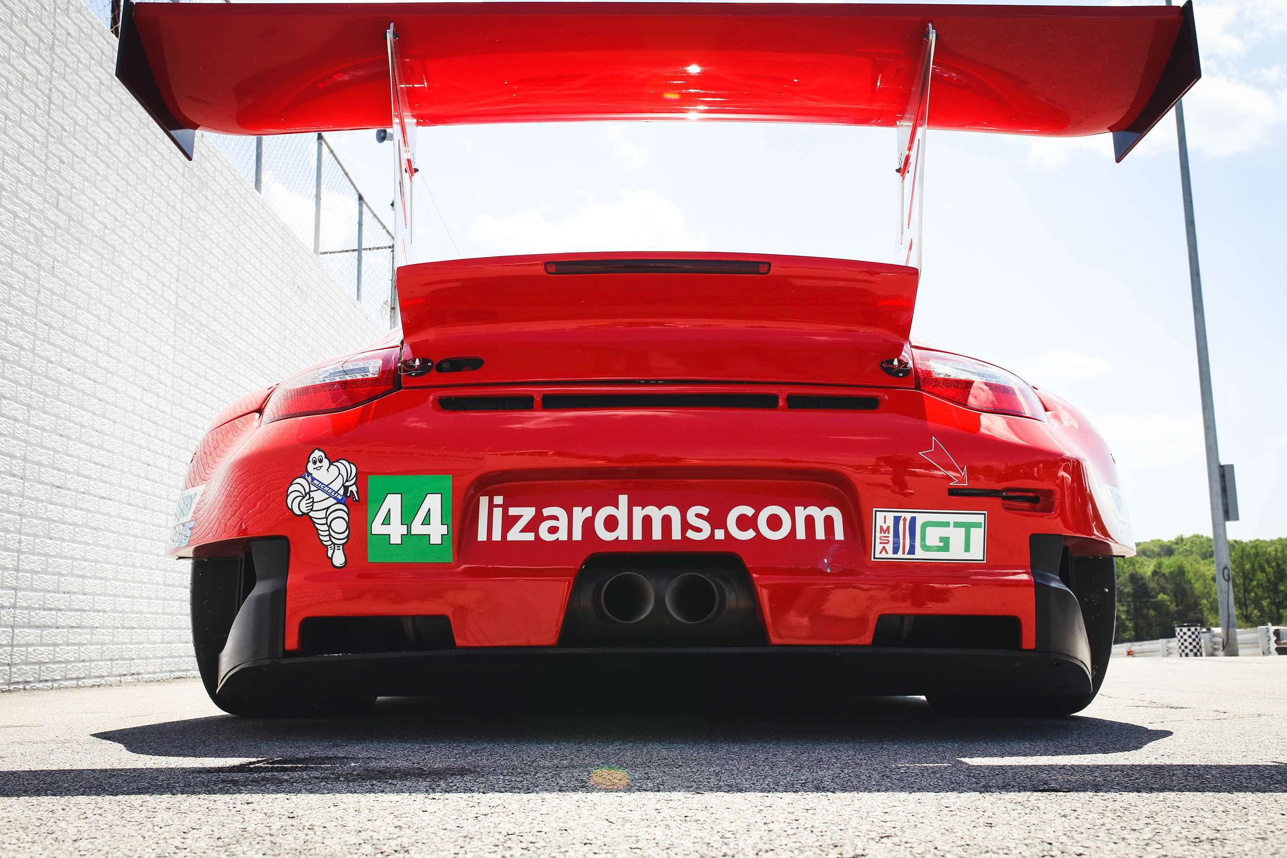 This Porsche 911 is a Flying Lizard