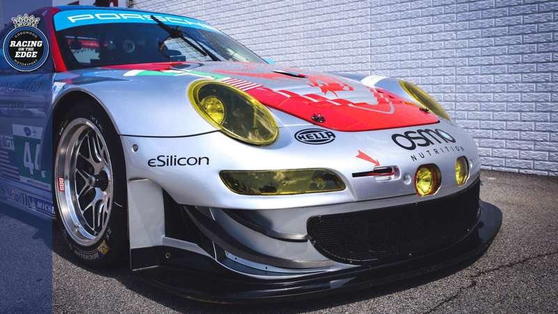 This Porsche 911 is a Flying Lizard