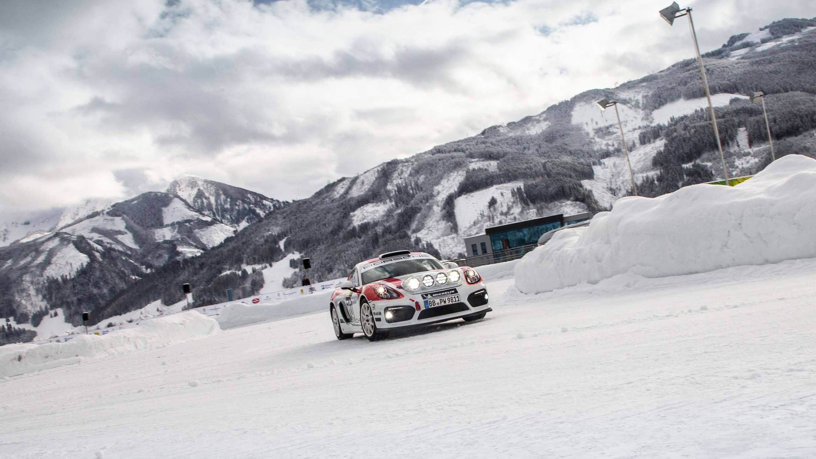 Porsche confirms 718 Cayman rally car
