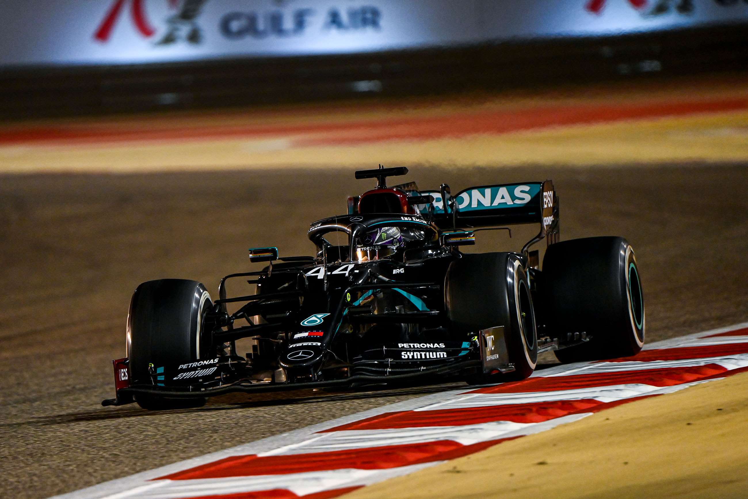 F1 News: Hamilton tests positive for COVID-19 | GRR