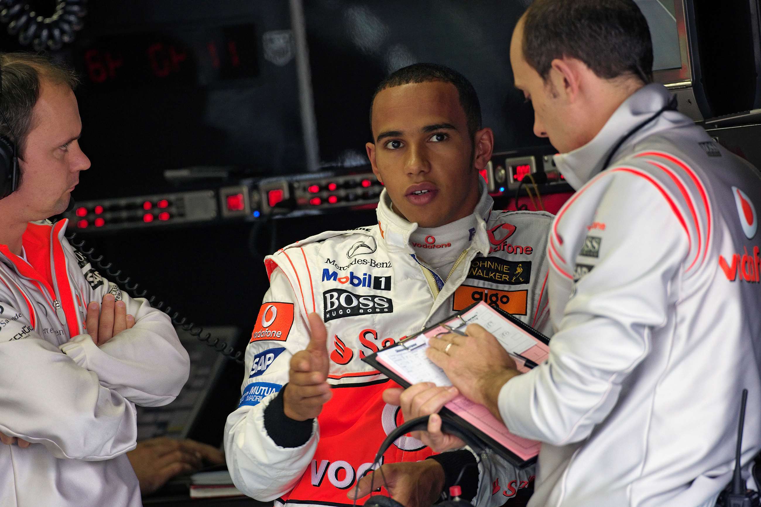 Lewis Hamilton knighted in New Year Honours list | GRR