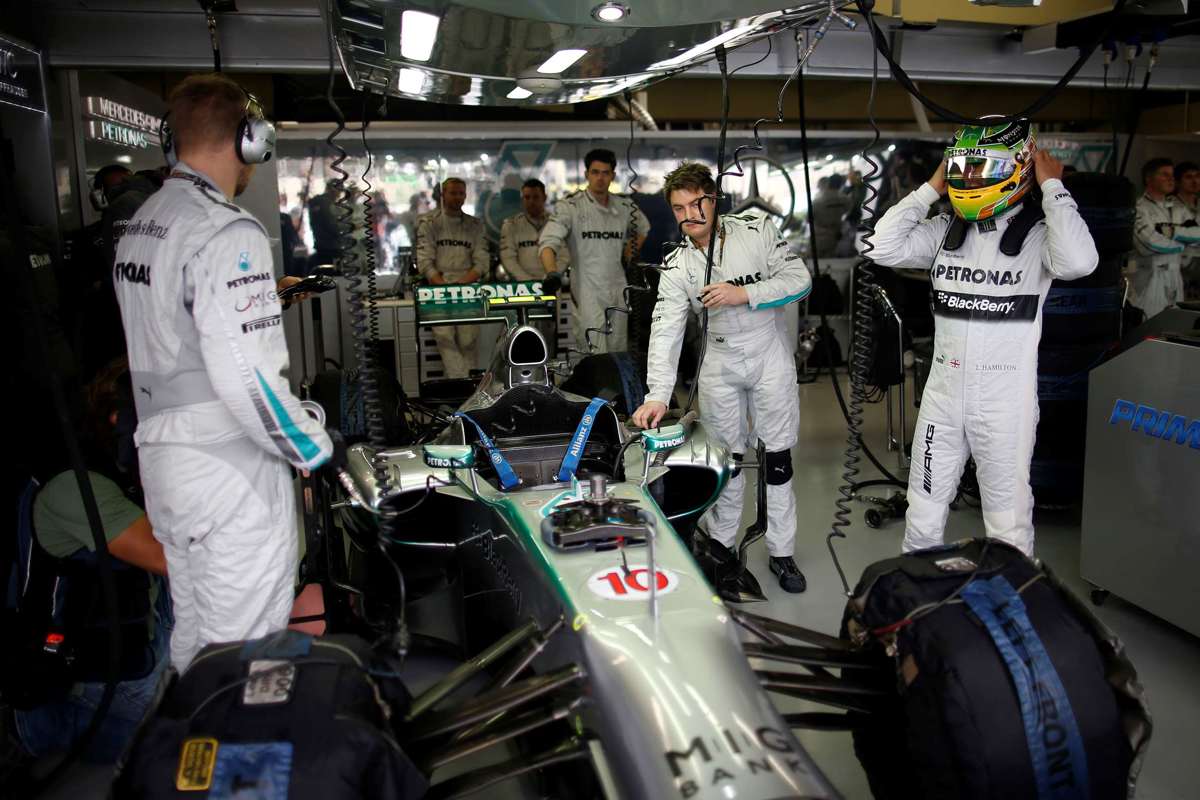 Lewis Hamilton knighted in New Year Honours list | GRR