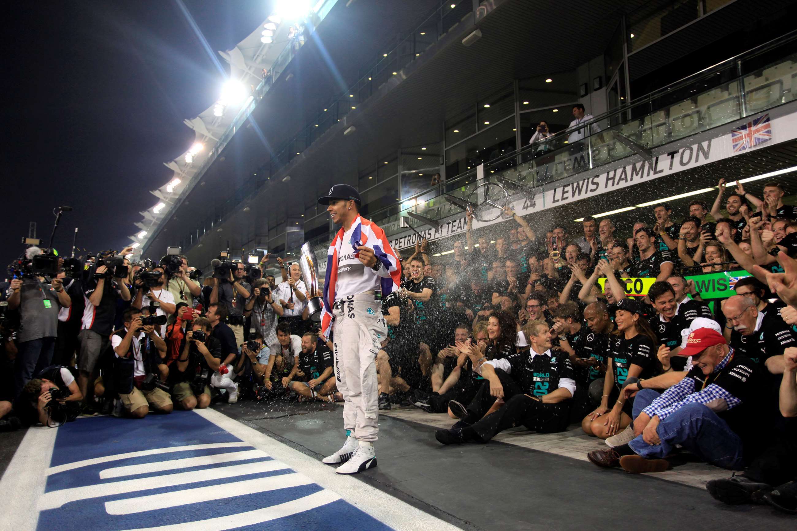 Lewis Hamilton knighted in New Year Honours list | GRR