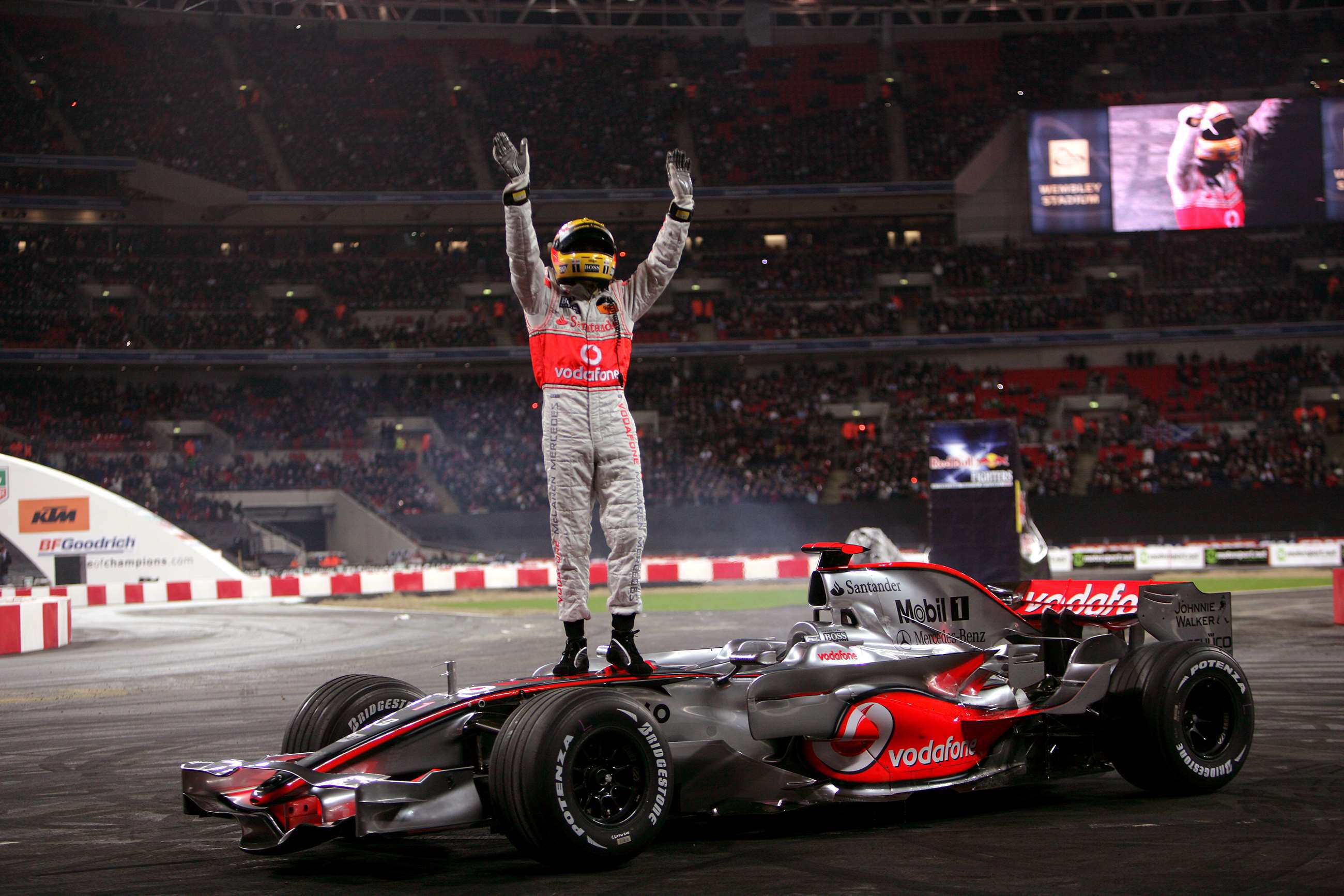 Lewis Hamilton knighted in New Year Honours list | GRR