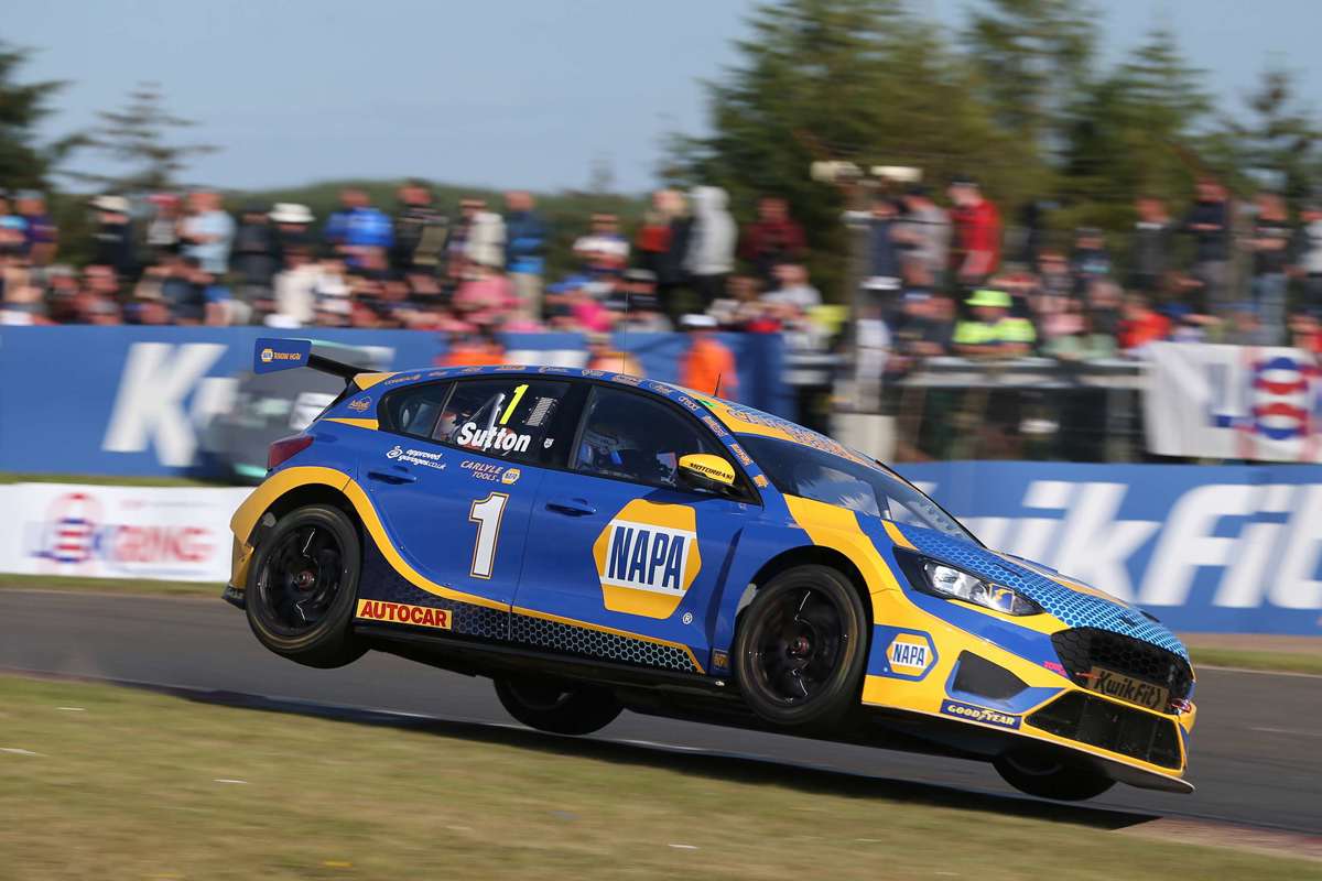 BTCC gears up for dramatic Brands Hatch finale | GRR