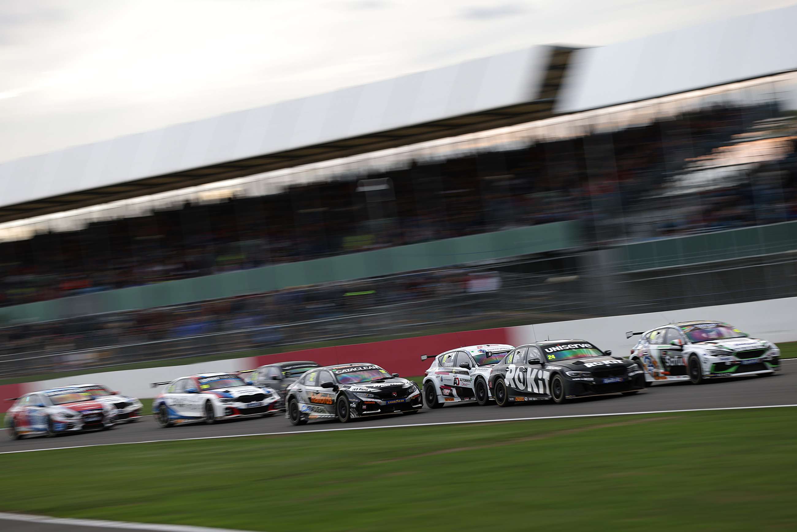 BTCC gears up for dramatic Brands Hatch finale | GRR