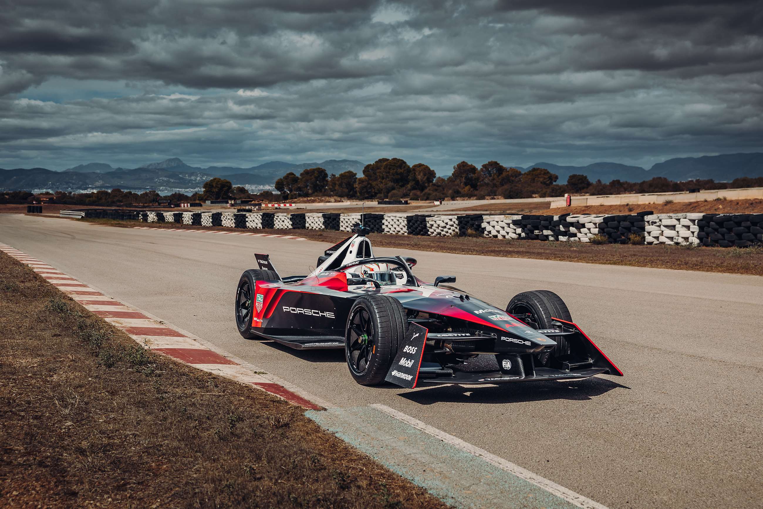 Porsche reveals 2023 Formula E car | GRR