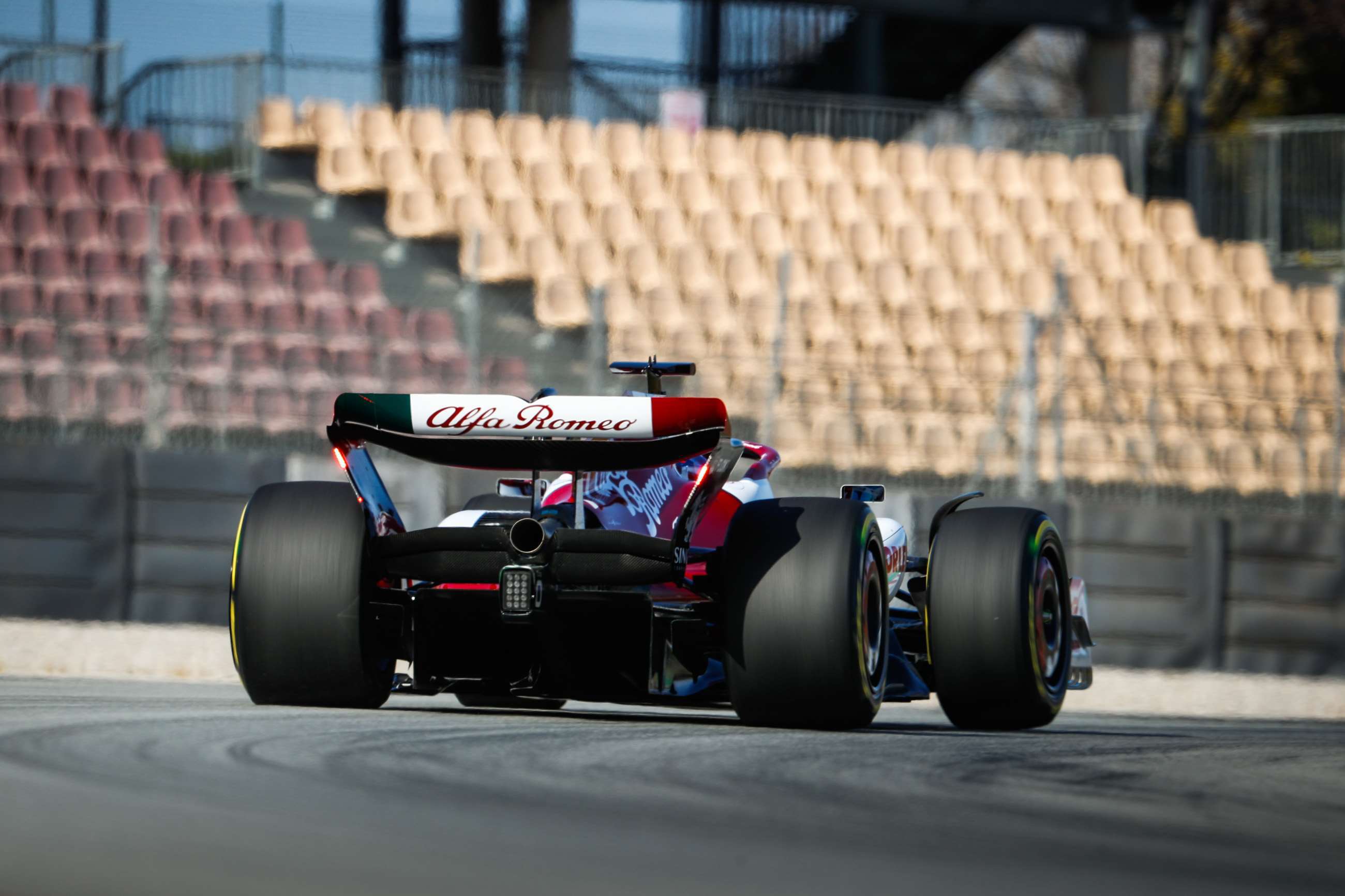[Gallery] The new Alfa Romeo C42 2022 F1 car | GRR