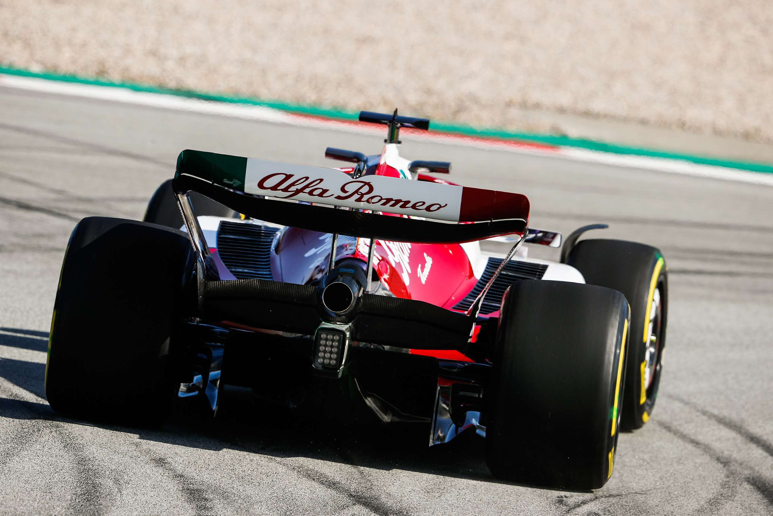 [Gallery] The new Alfa Romeo C42 2022 F1 car | GRR