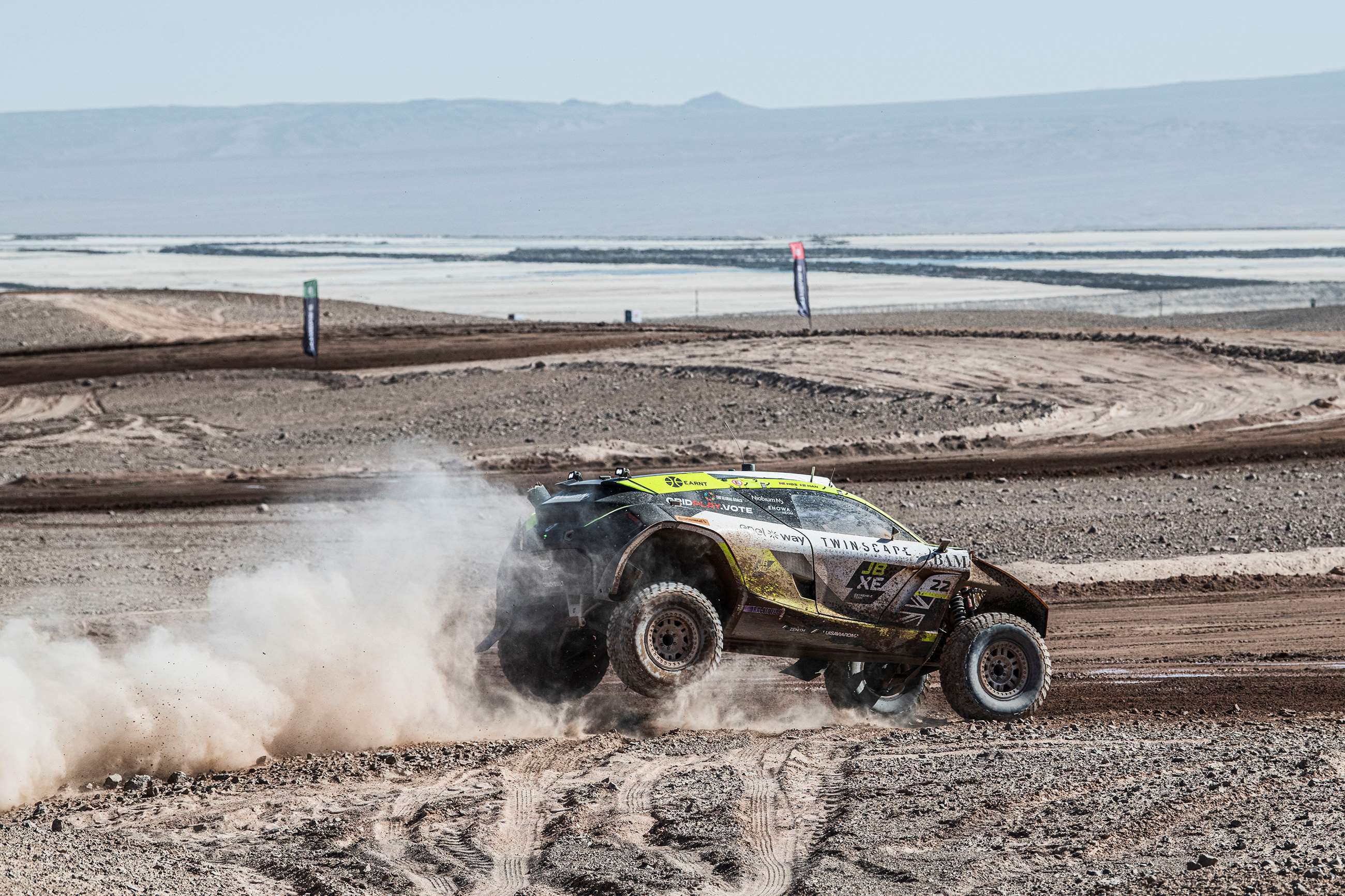 Lewis Hamilton’s X44 inherits Chile Extreme E victory | GRR