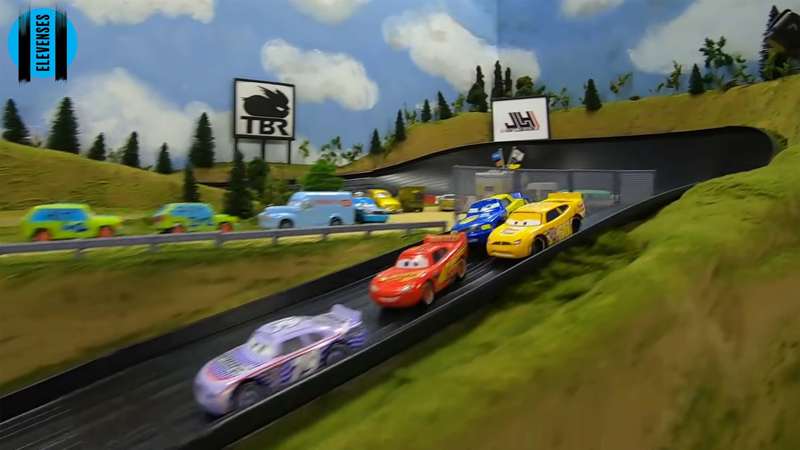 [Video] This model race track is just incredible | GRR