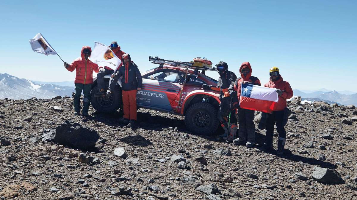 Crazy Porsche 911 breaks driving altitude world record | GRR