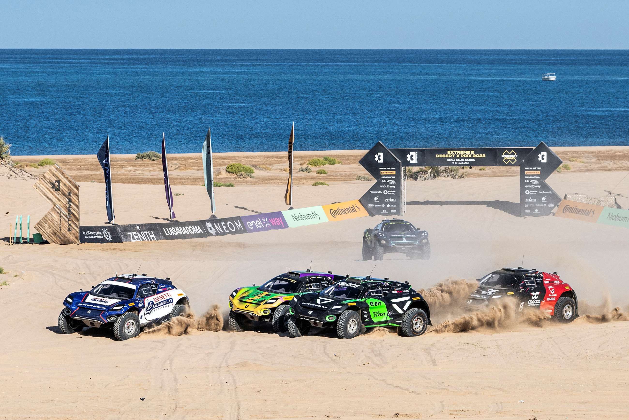 Veloce and Sainz teams win in Extreme E opener | GRR