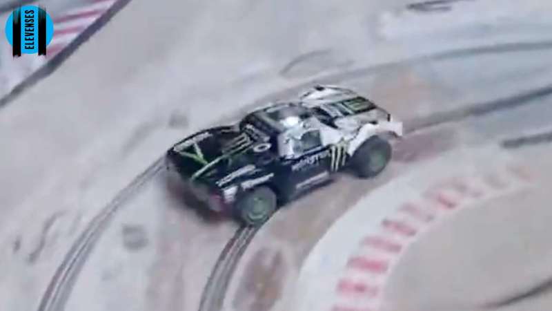 [Video] Someone has built a Dakar rally slot track | GRR